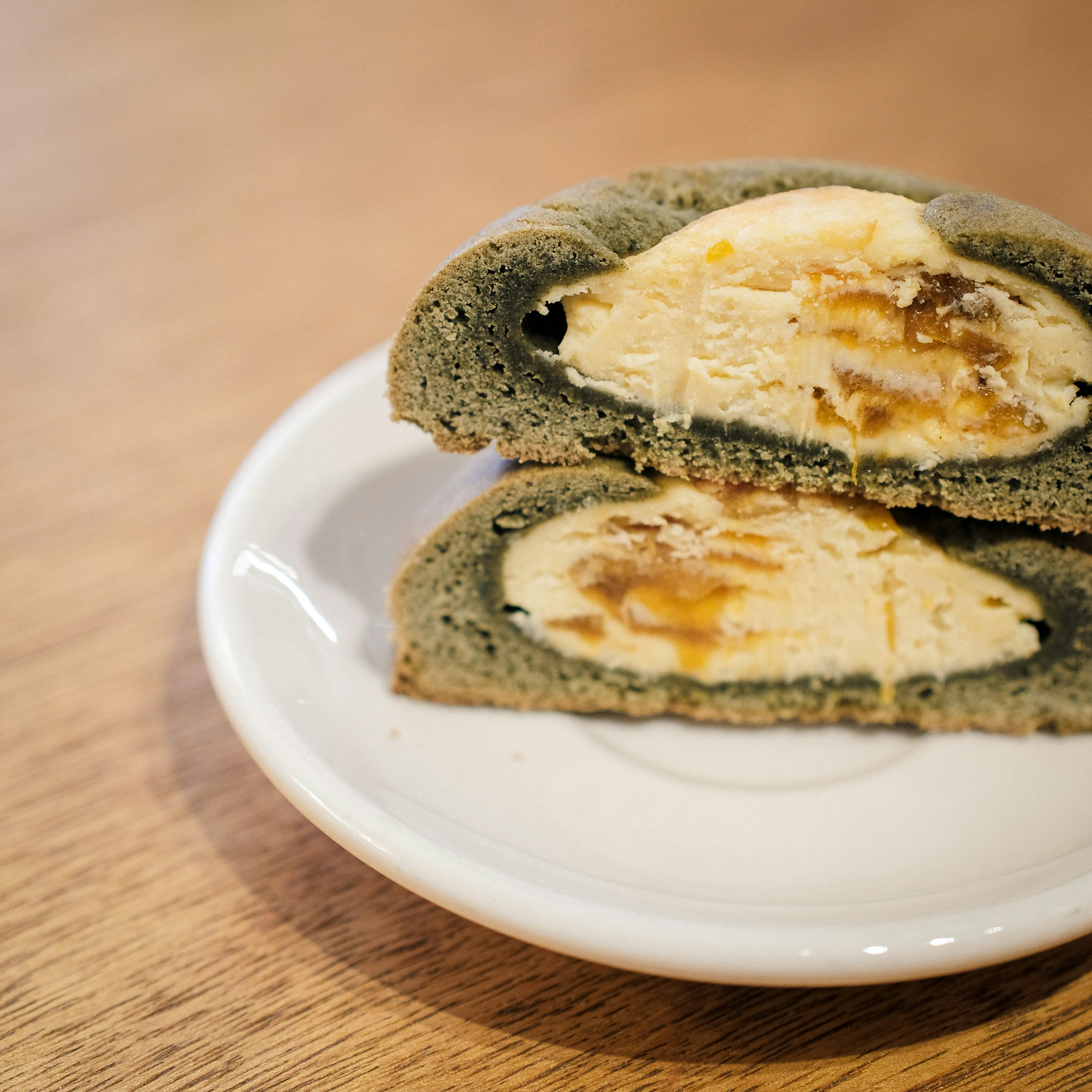 Matcha Mooncake: Green Frame with Creamy Banana Center