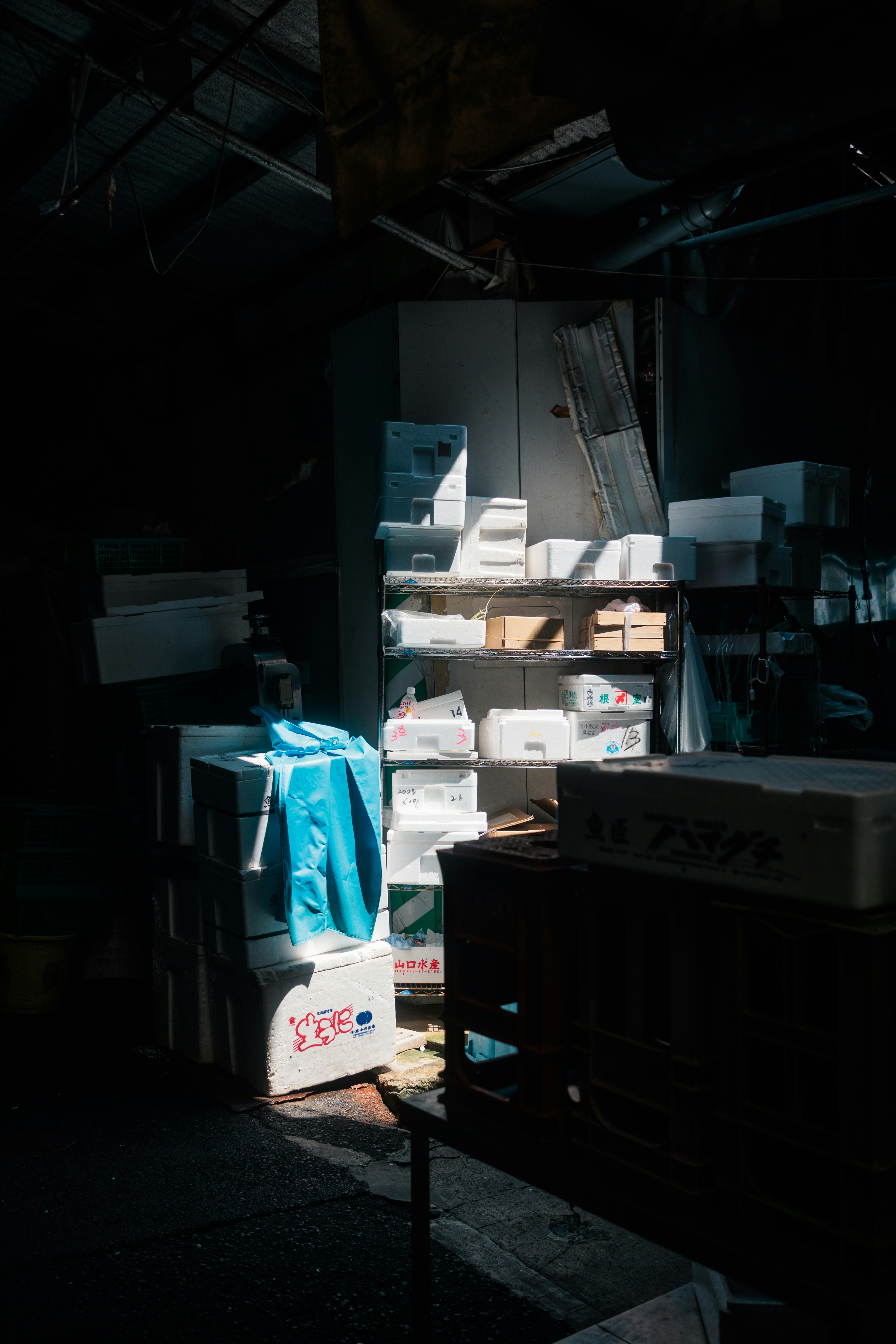 A room filled with lots of boxes and boxes photo – Free Street ...