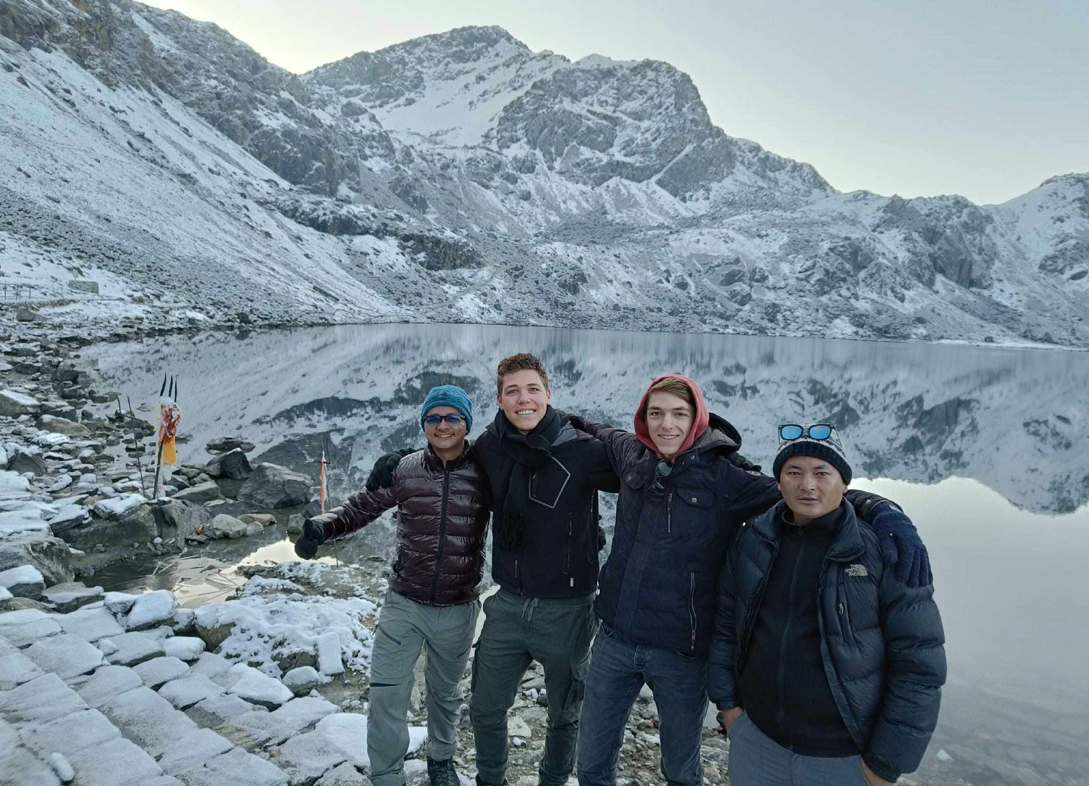 Himalayan Local Guide (@himalayanlocalguide) | Komunitas Foto Unsplash