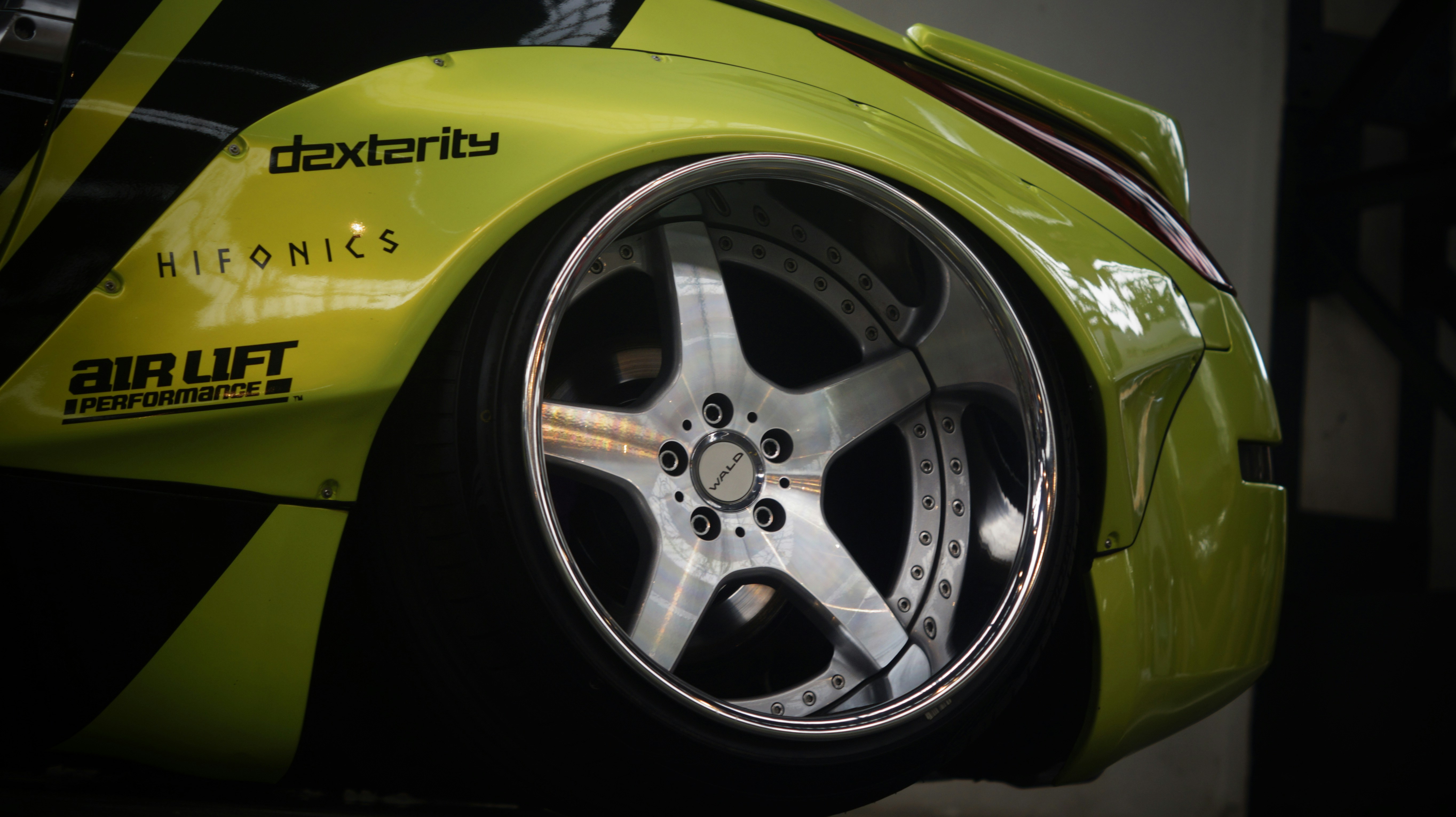 Sleek Wheel Dynamics