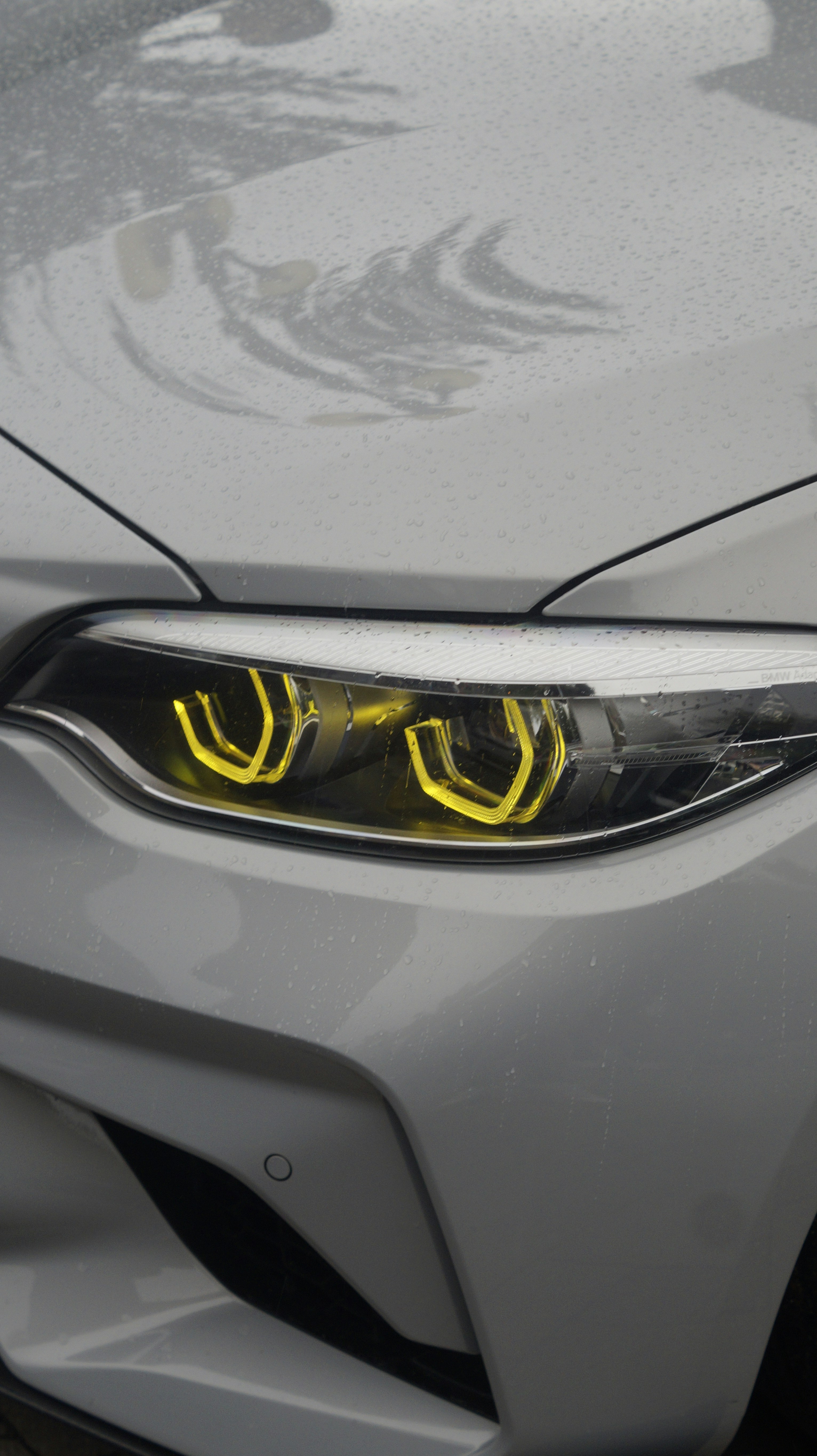 A close up of the front of a car photo – Free Poprad Image on Unsplash