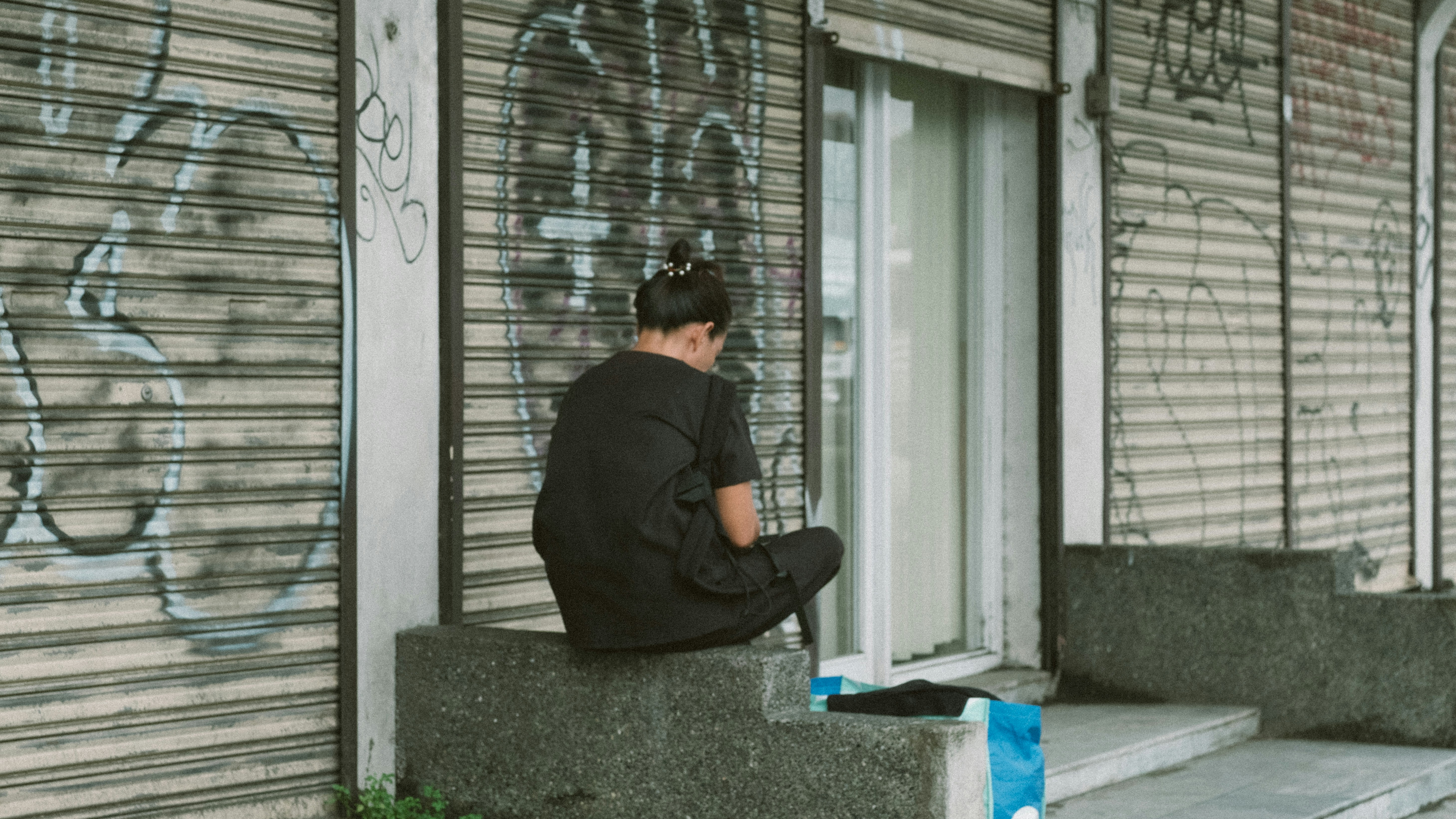 Urban Solitude: A Moment of Reflection