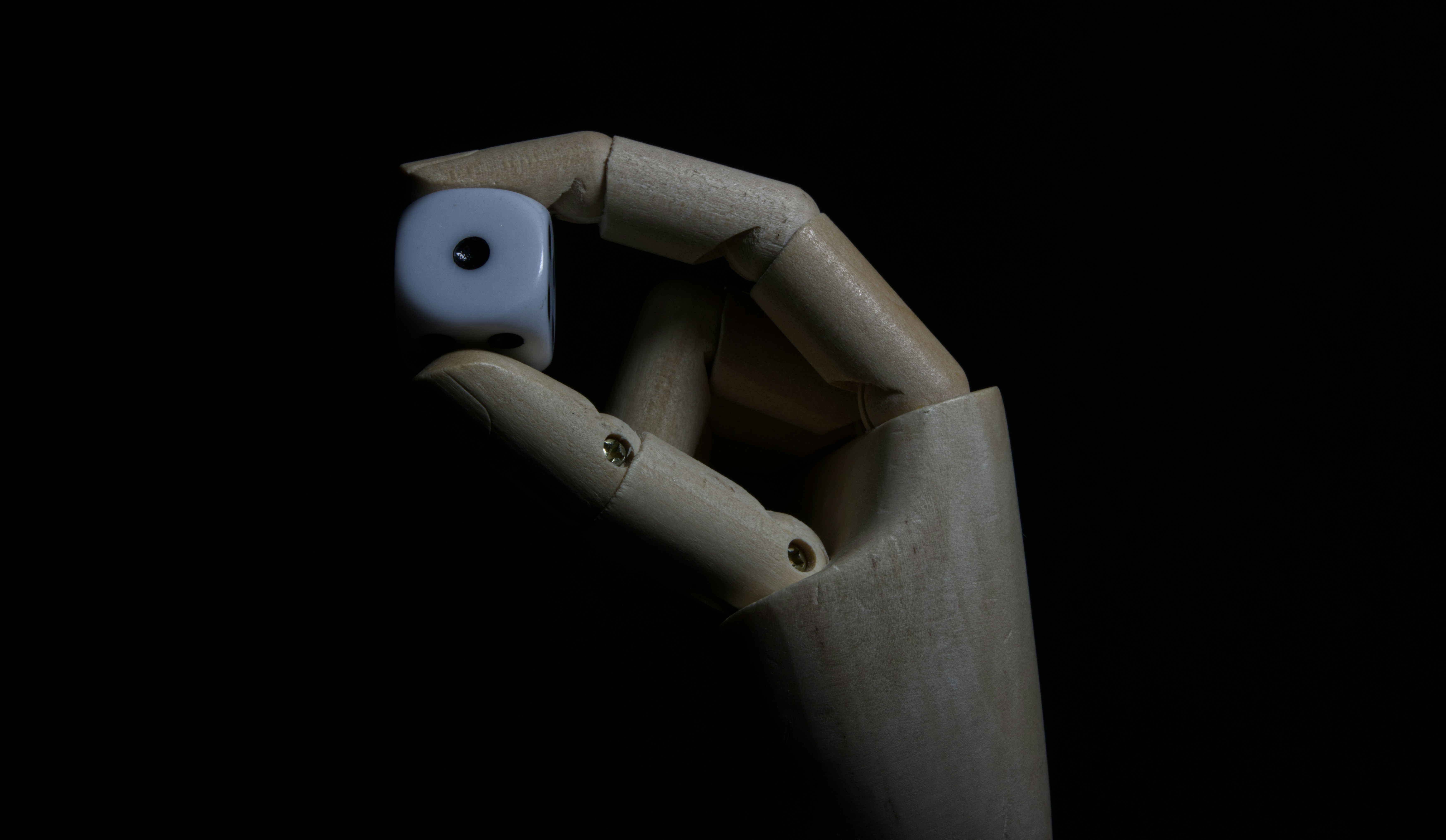 A hand holding an object in the dark photo – Free Finger Image on Unsplash