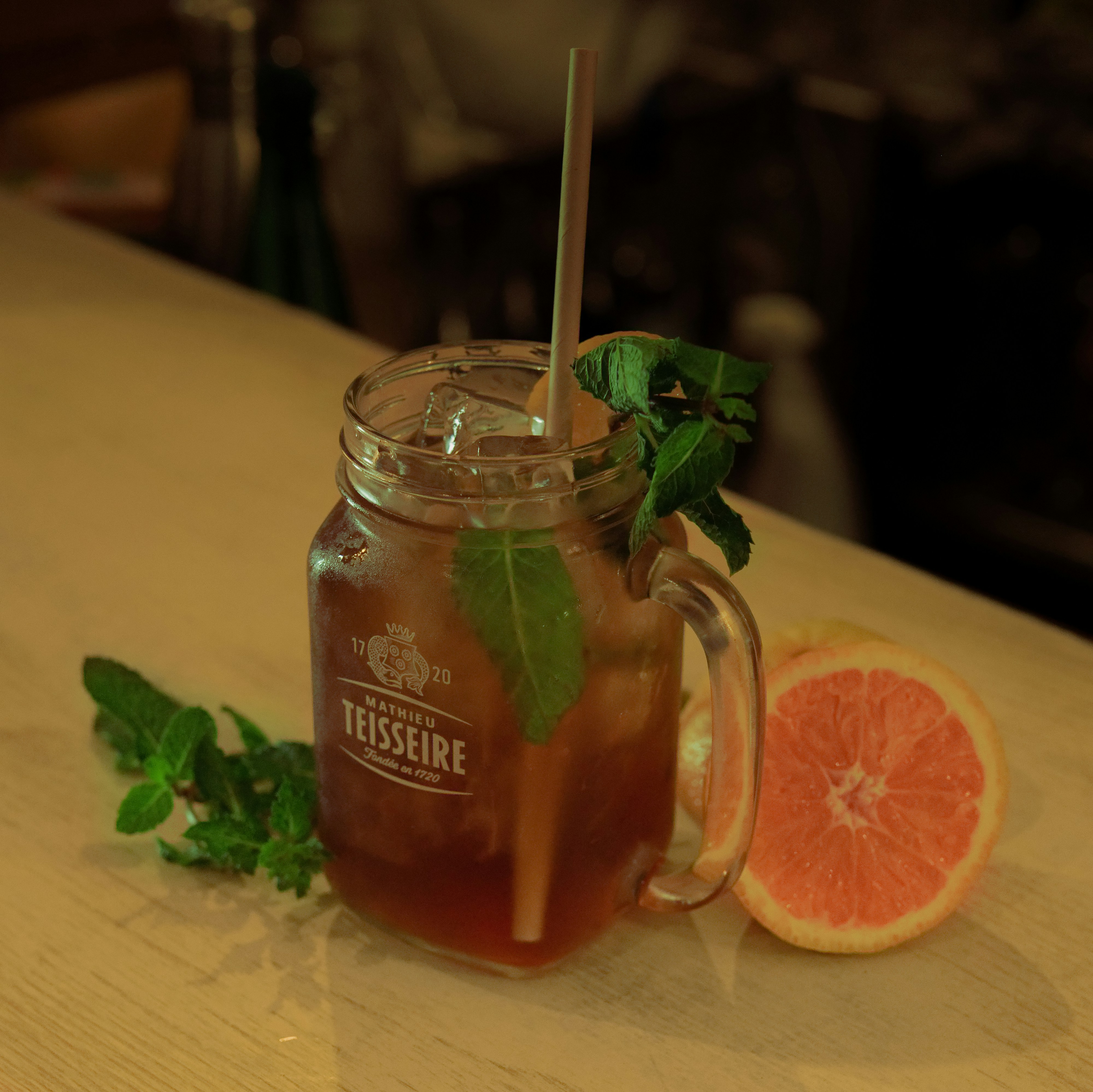 Sunlit Mint-Citrus Mason Jar on a Quiet Bar Counter