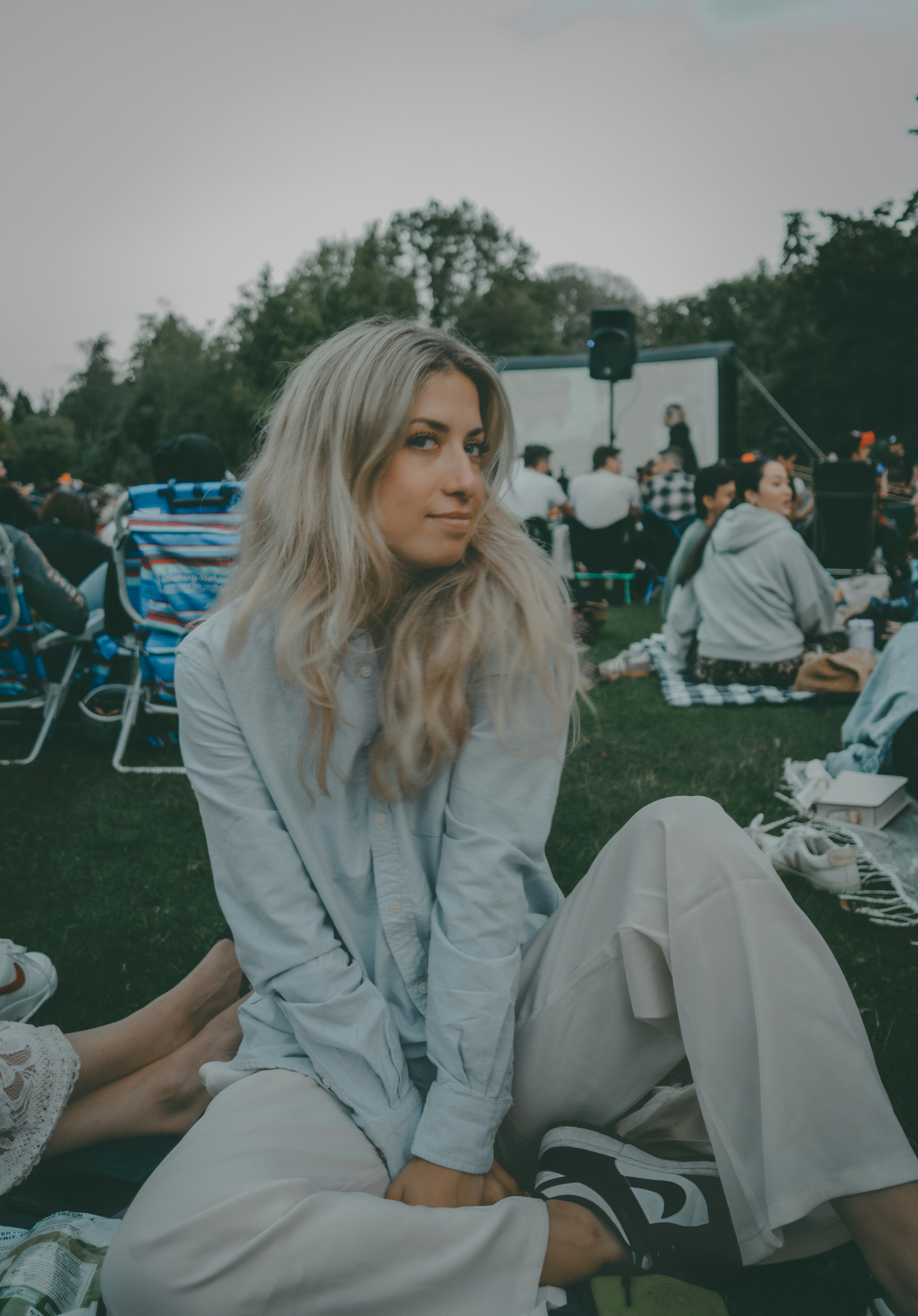 People Background Pictures | 30k+ Free Images on Unsplash