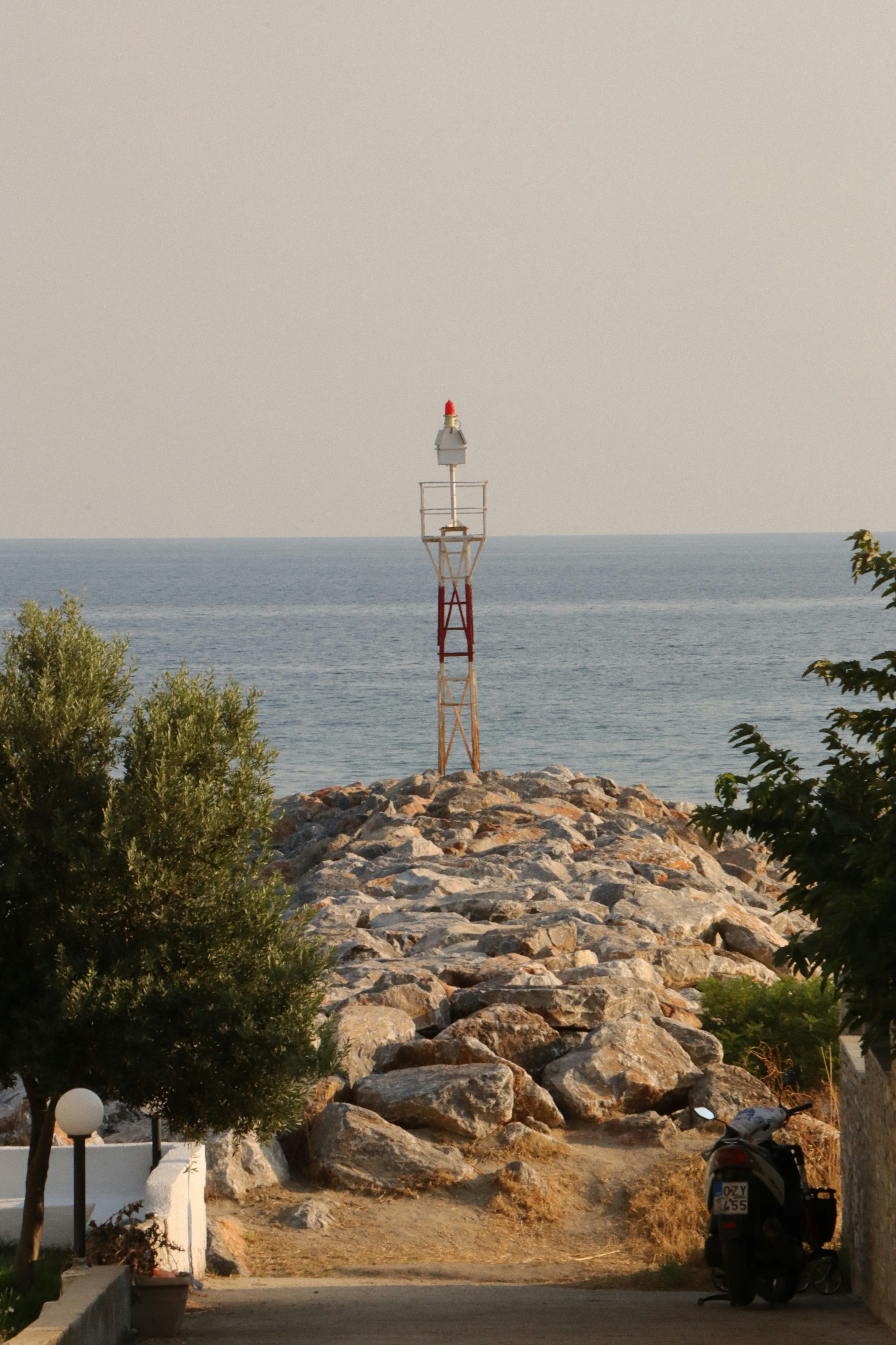 Lighthouse Standfast at the Stone Causeway