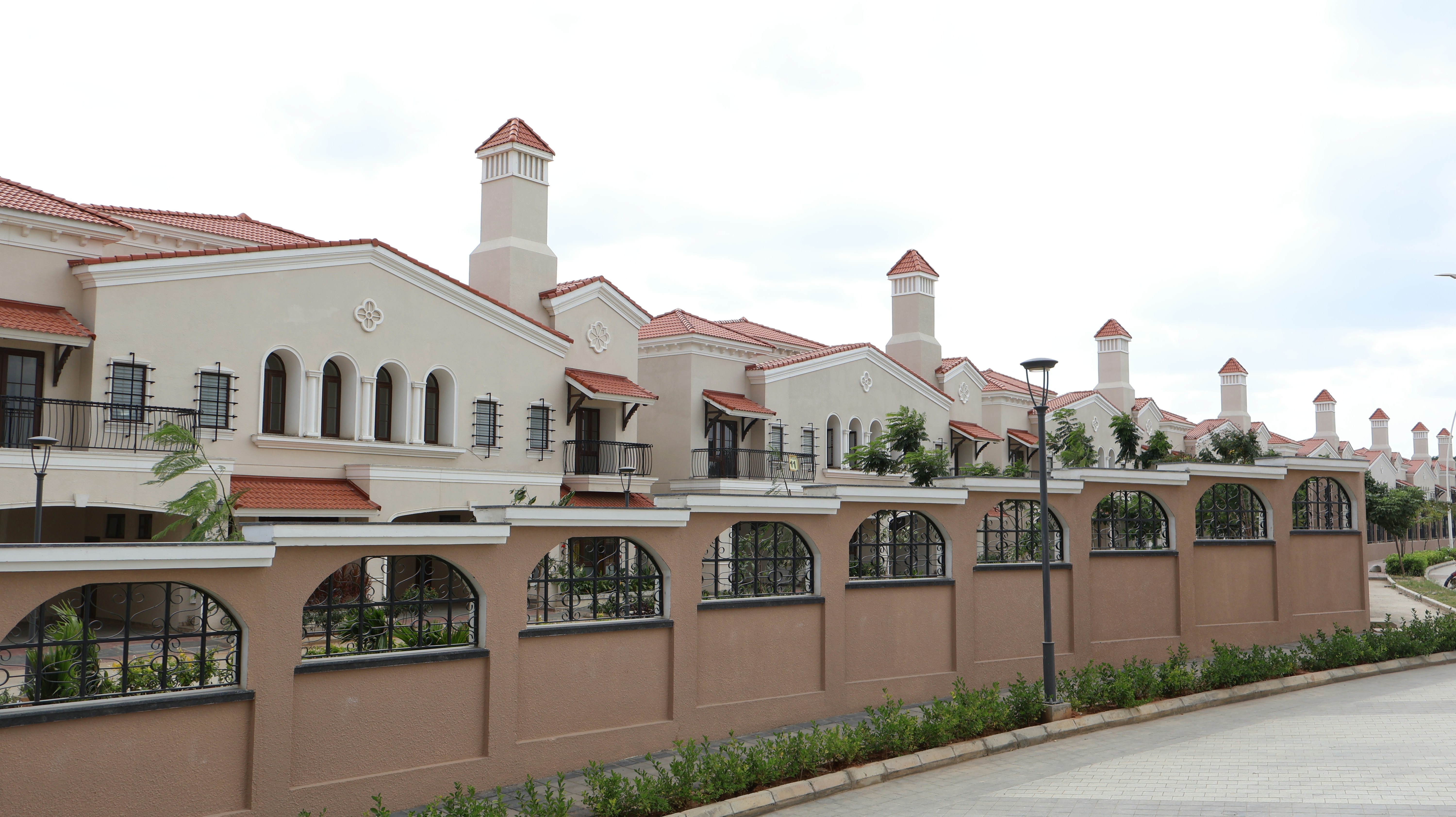 Prestige vs. Status - What's the Difference? | This vs. That