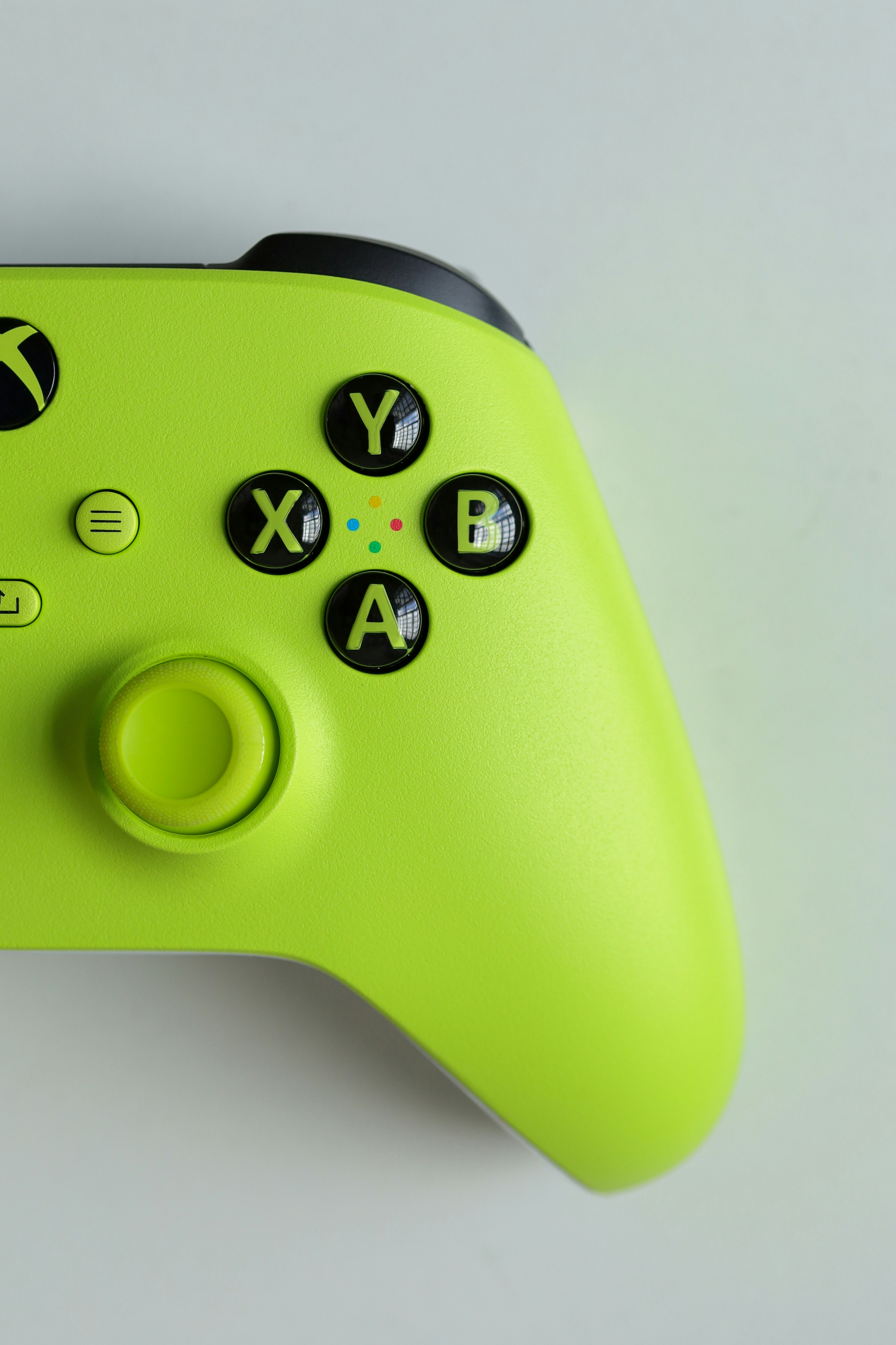 Lime Neon Xbox Controller: A Crisp Close-Up on the Button Cluster