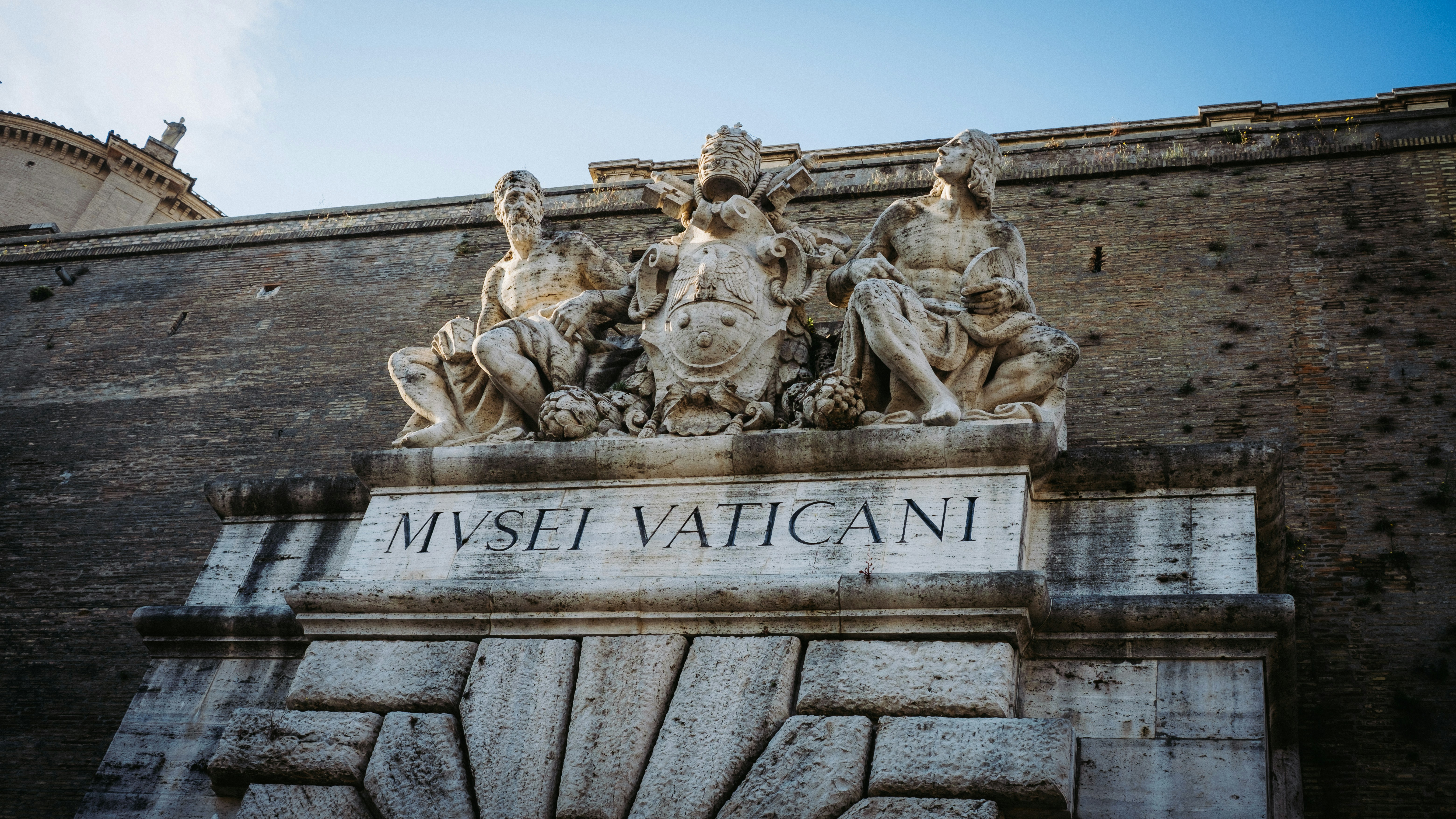 A building with a sign that says west vaugh photo – Free Italy Image on ...