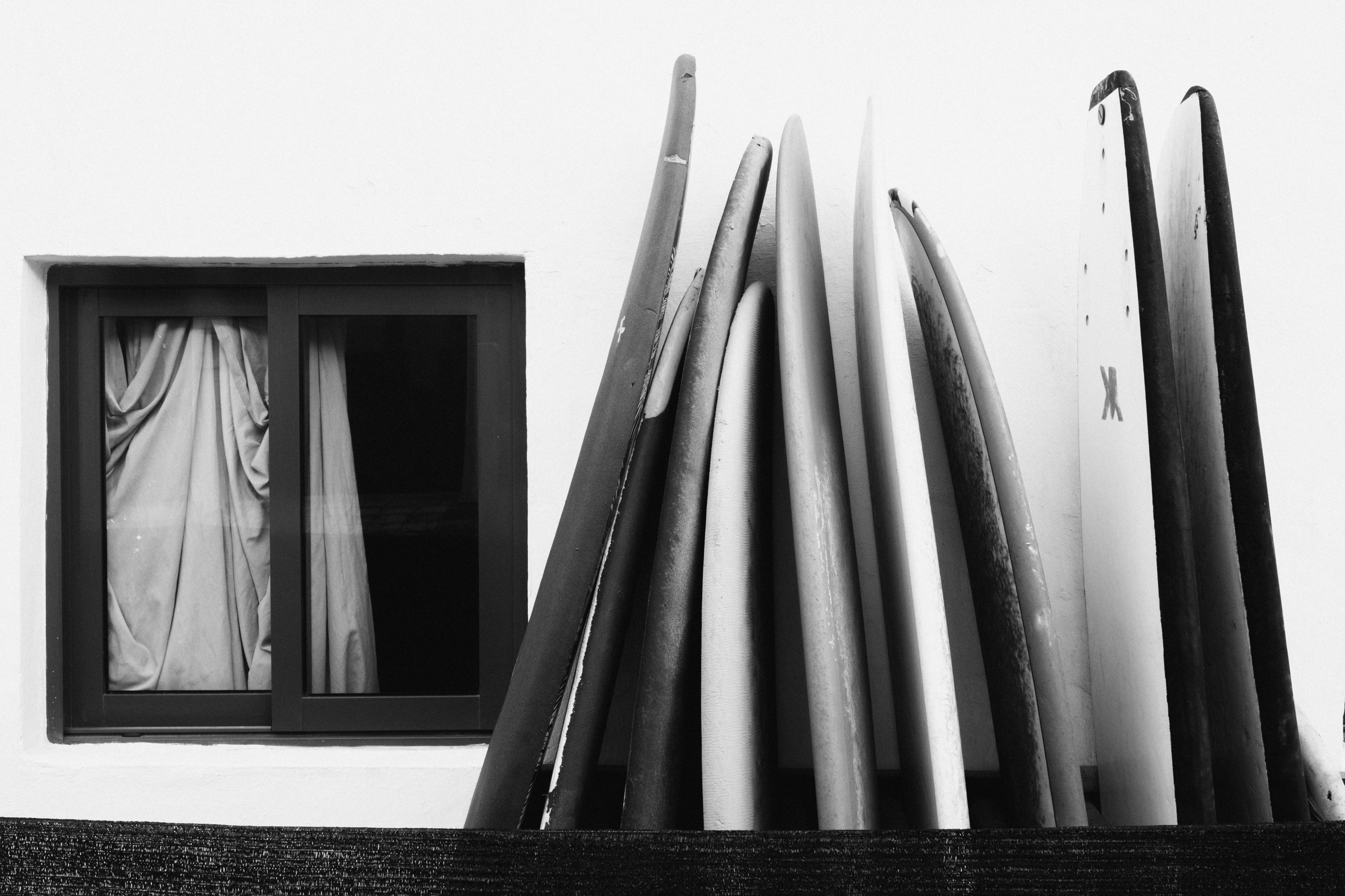Surfboards Standby: A Quiet Gallery of Shaped Light
