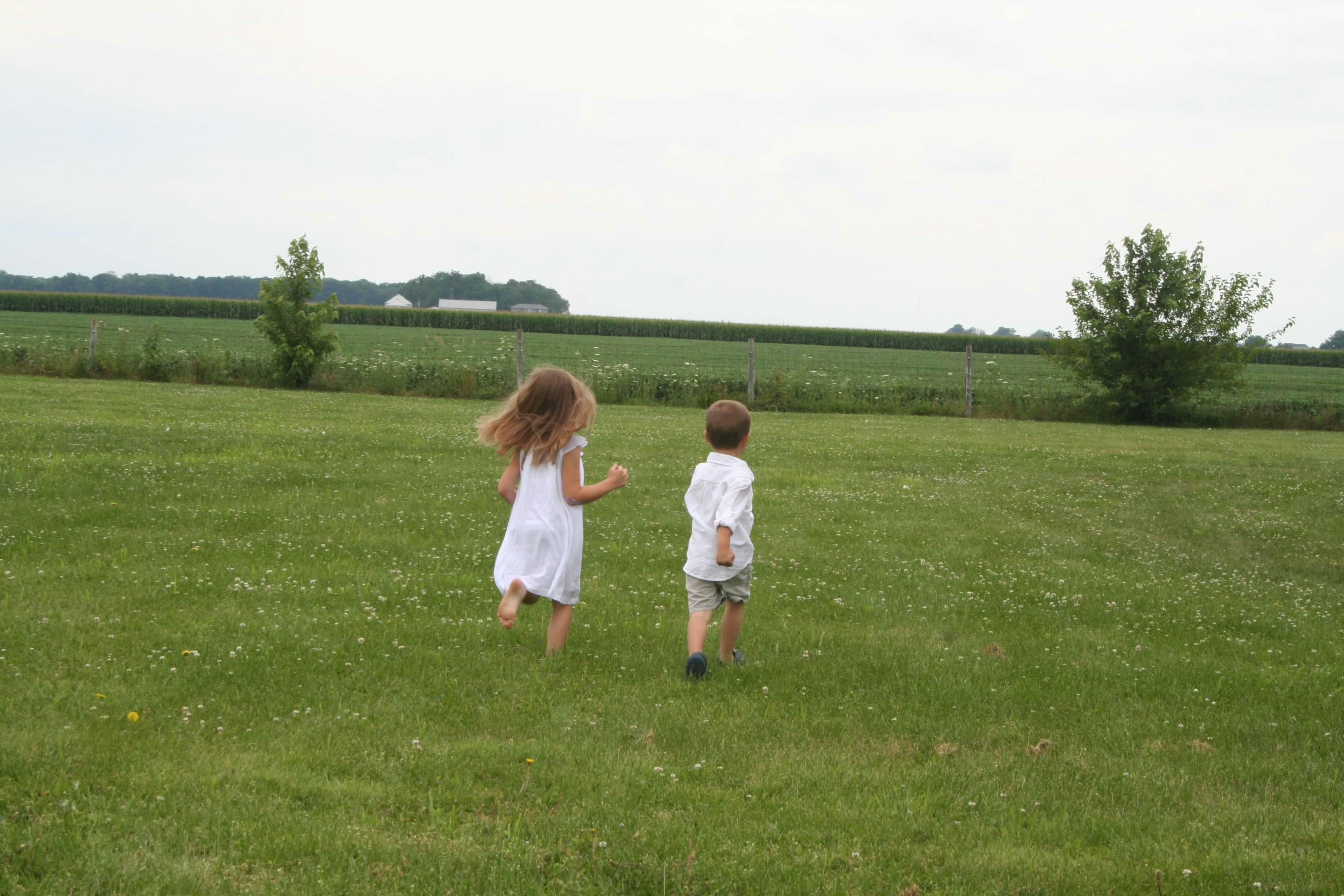 Children Running Pictures | Download Free Images on Unsplash