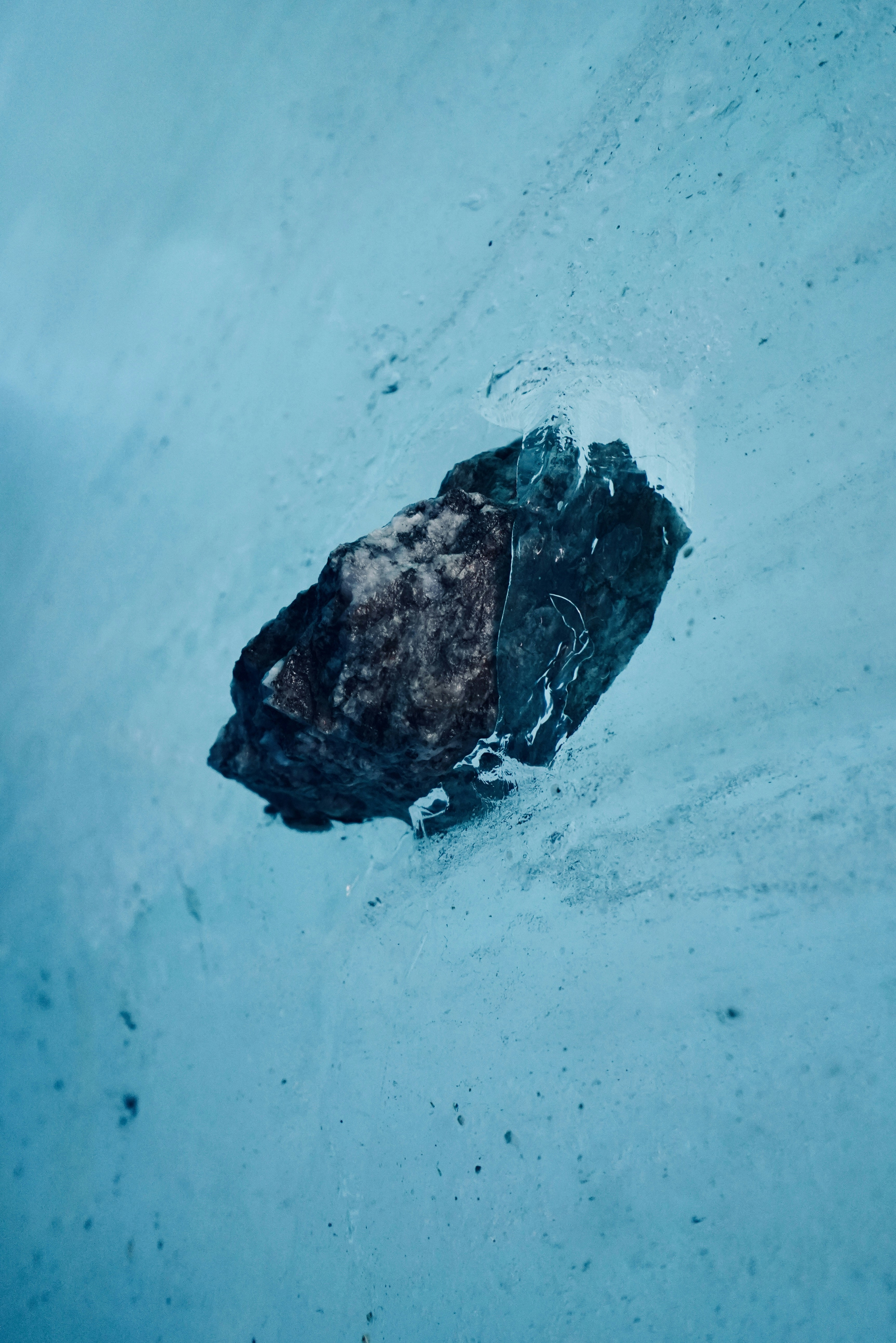 Centered Boulder in a Cyan-Ccellated Moment