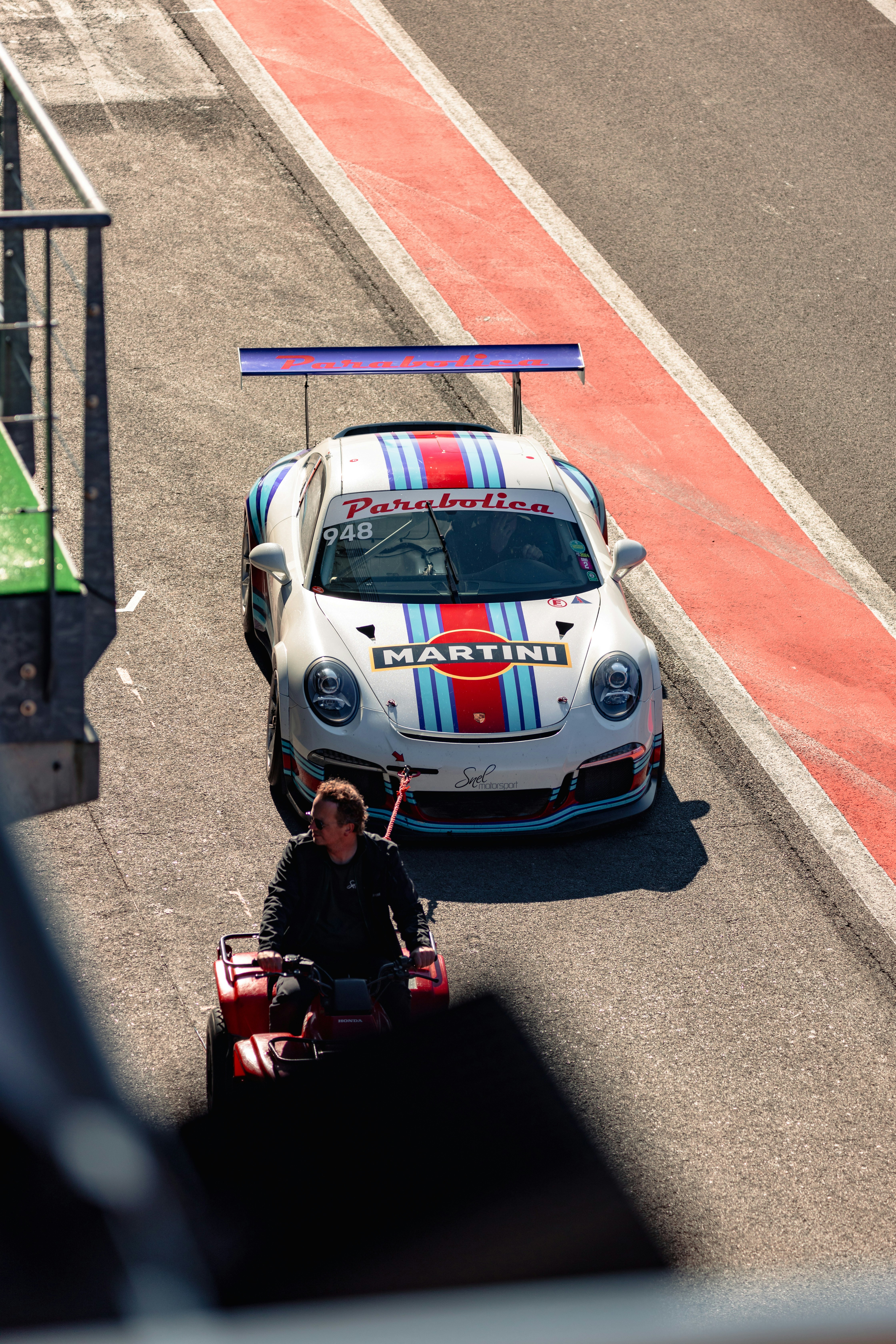 Martini Stripes at the Pit Lane: Porsche 911 Ready for the Next Lap