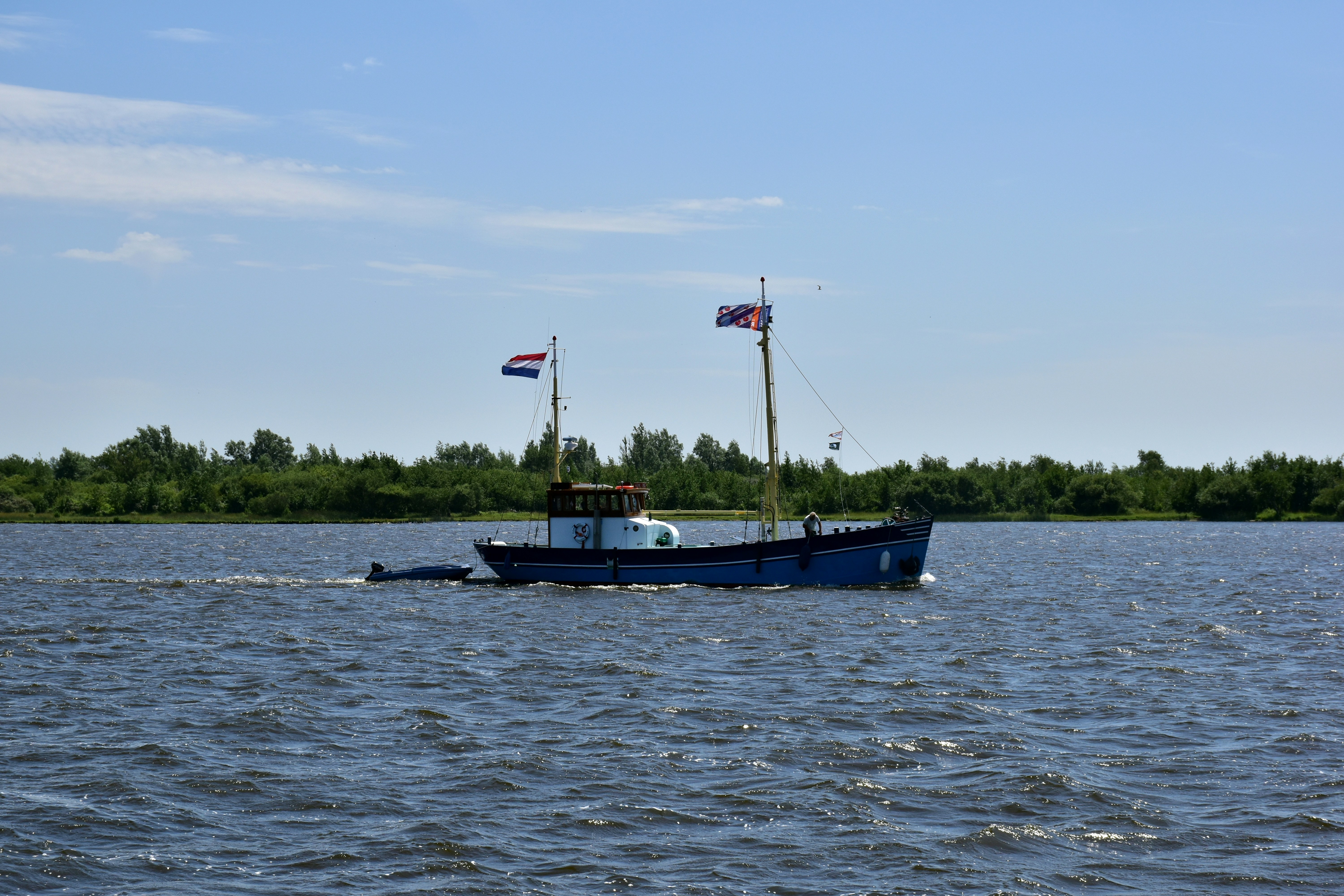 On his way to his destination (Boat - maritime- transport)