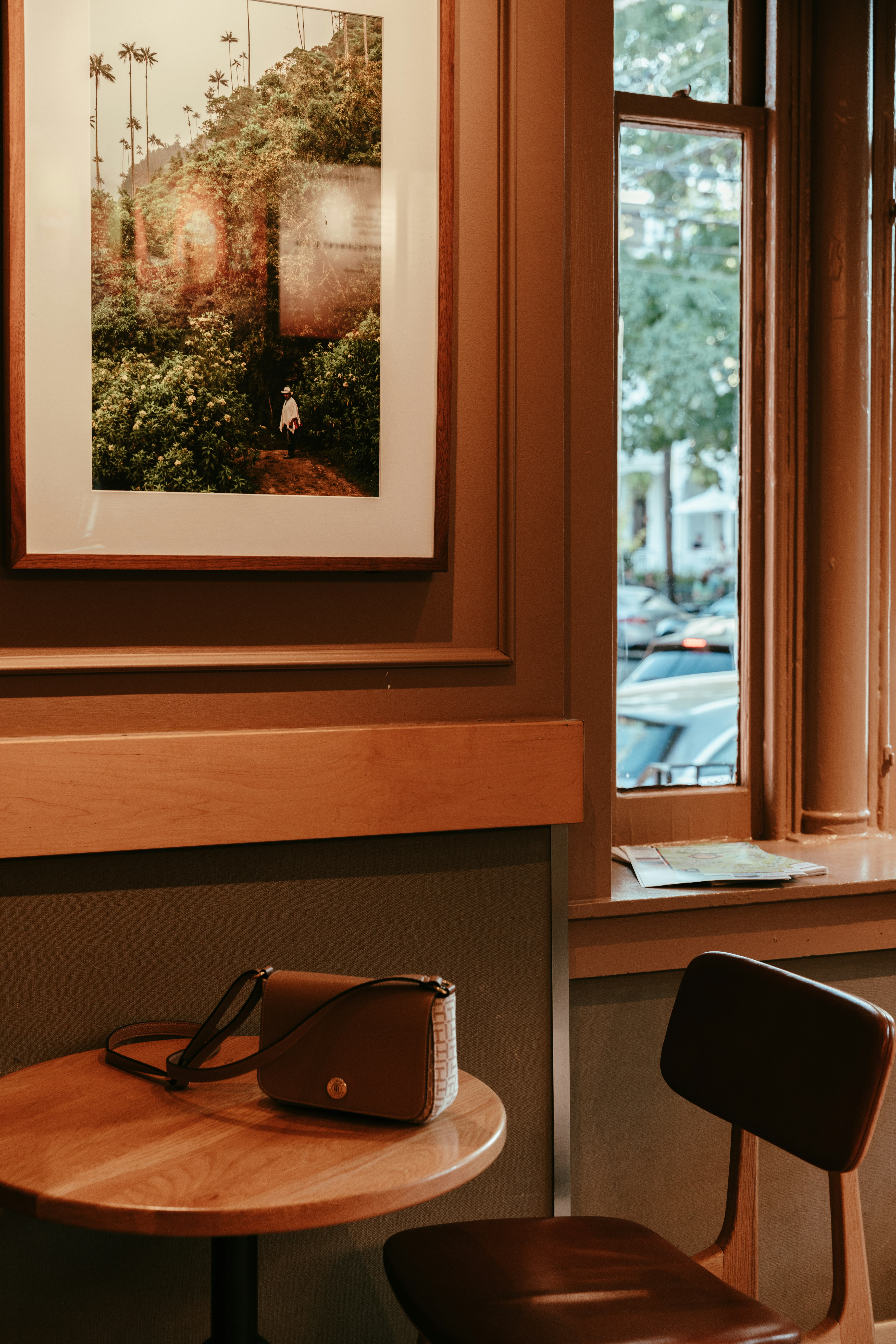 Quiet Corner, Warm Light: A Cozily Staged Interior Scene