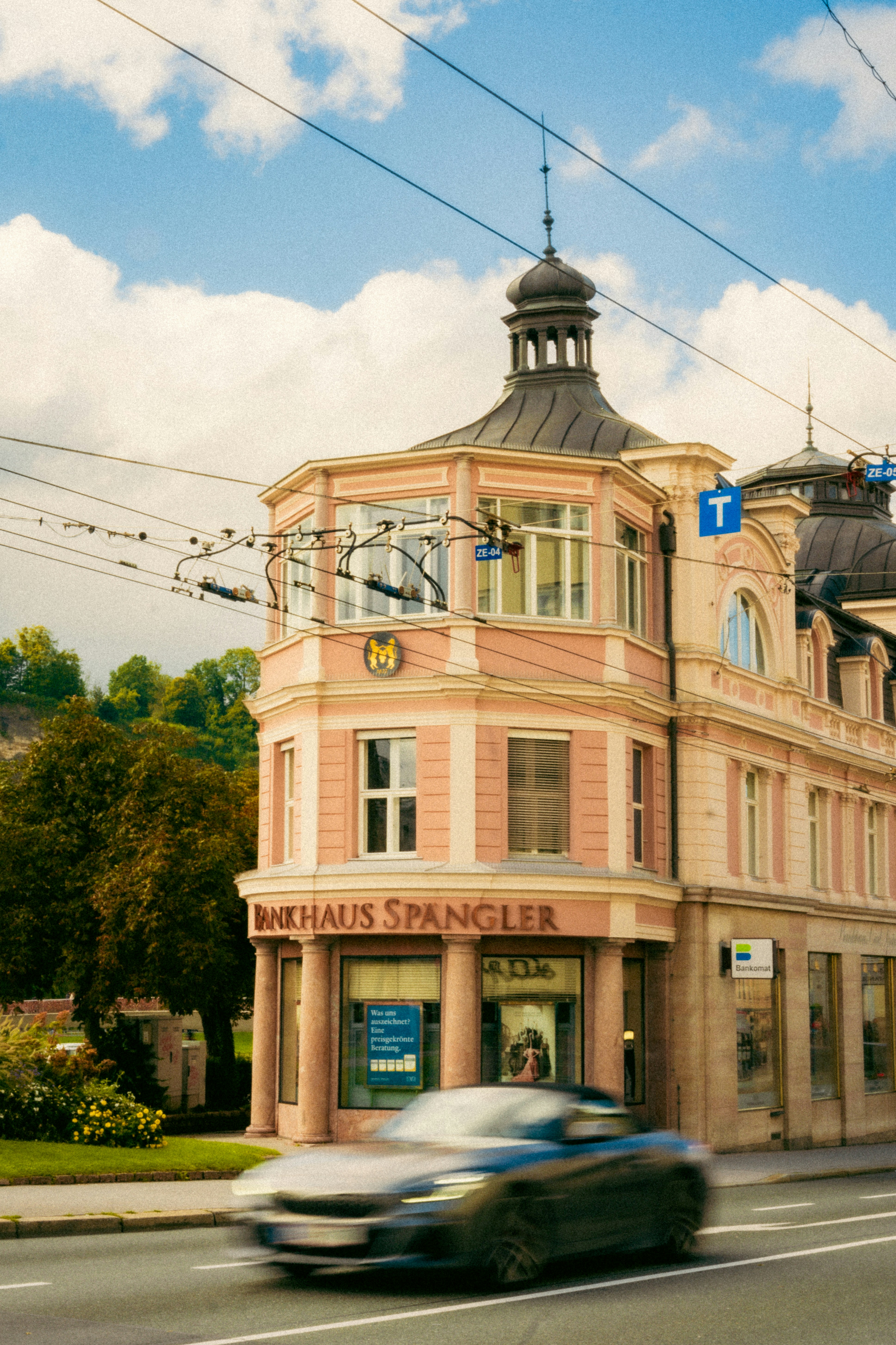 Pastel Corner Chronicle: Bankhaus Spangler Under Tram Wires