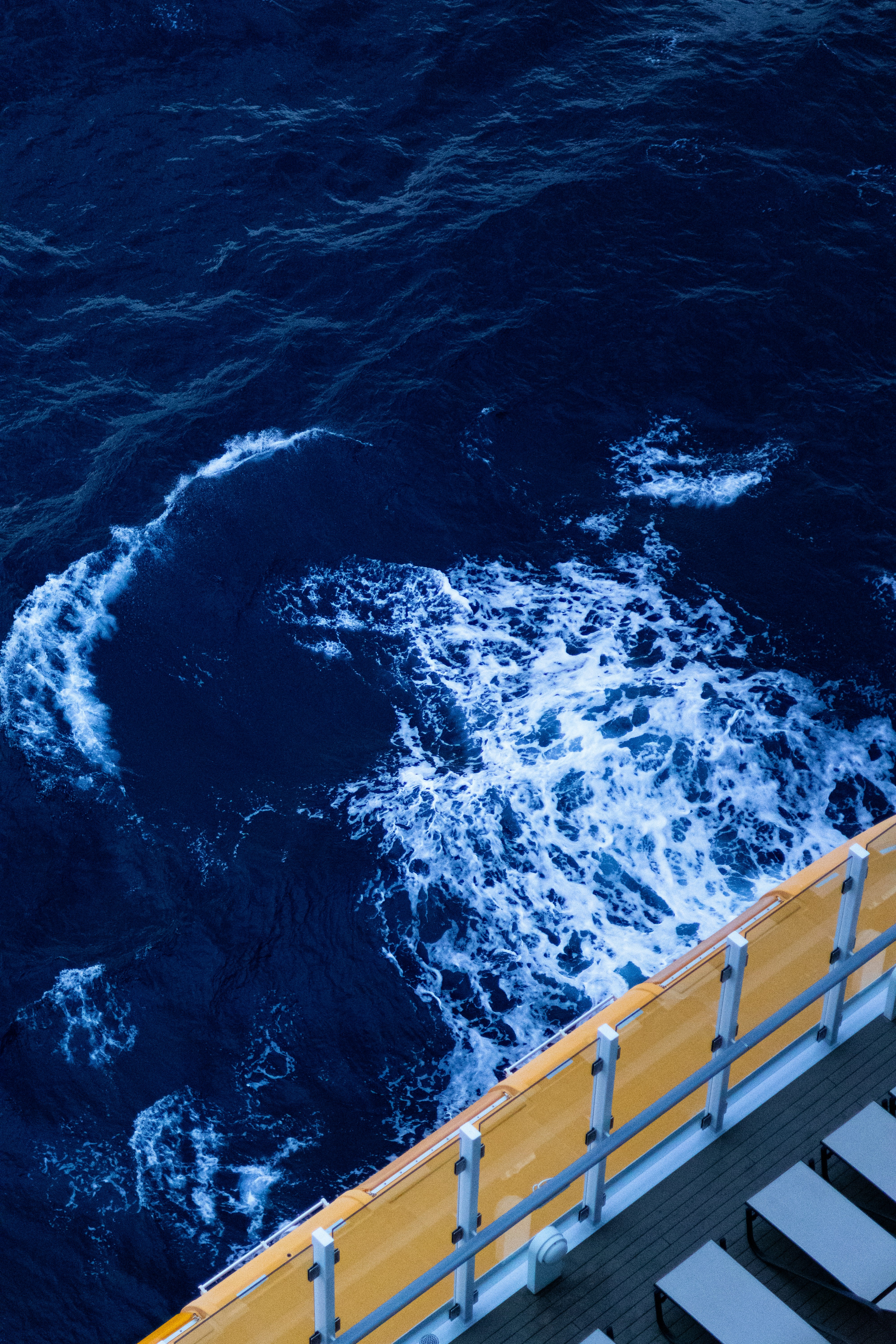 A view of the ocean from a ship photo – Free Sea Image on Unsplash