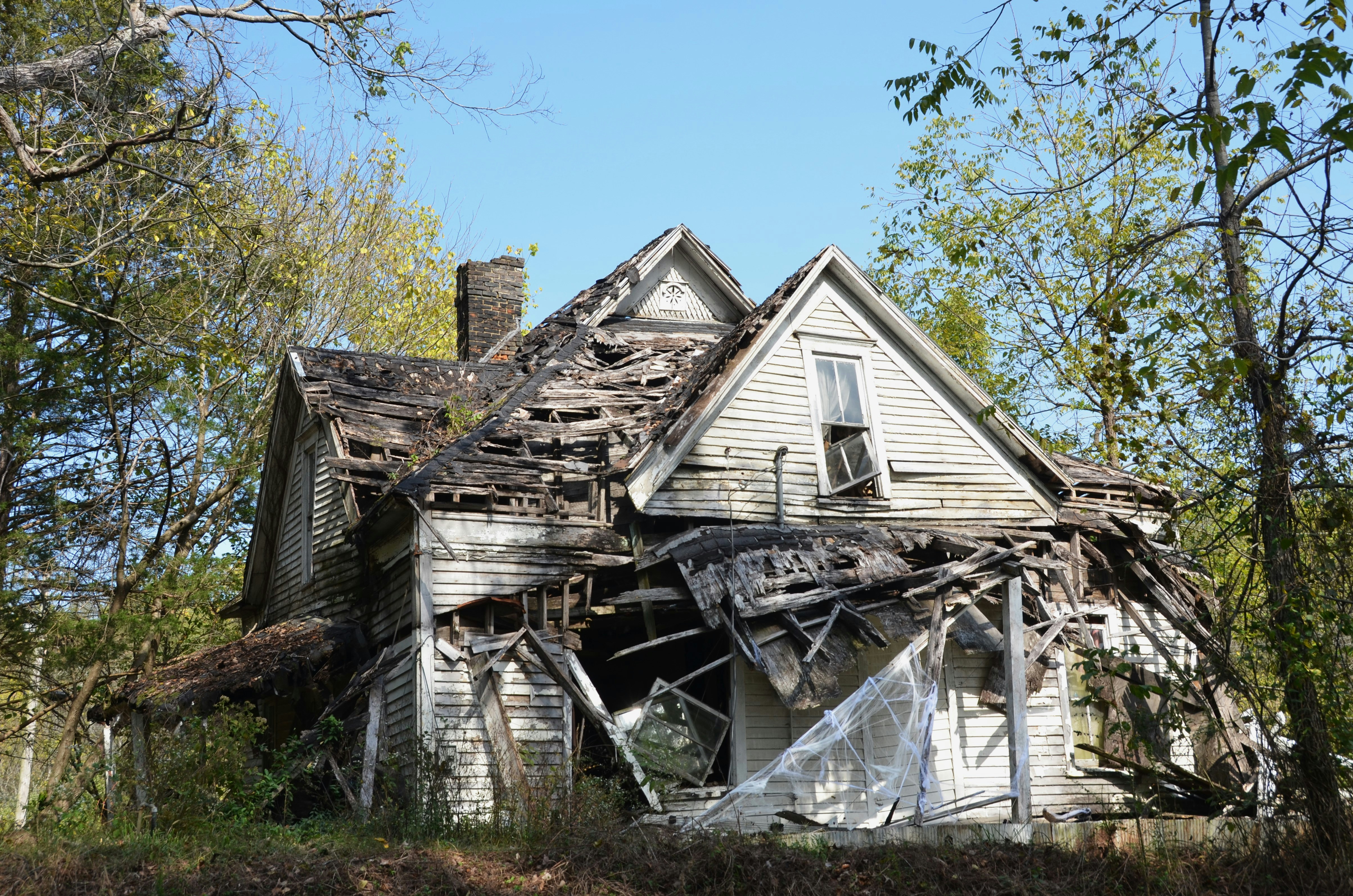 A house that has been destroyed by fire photo – Free Building Image on ...