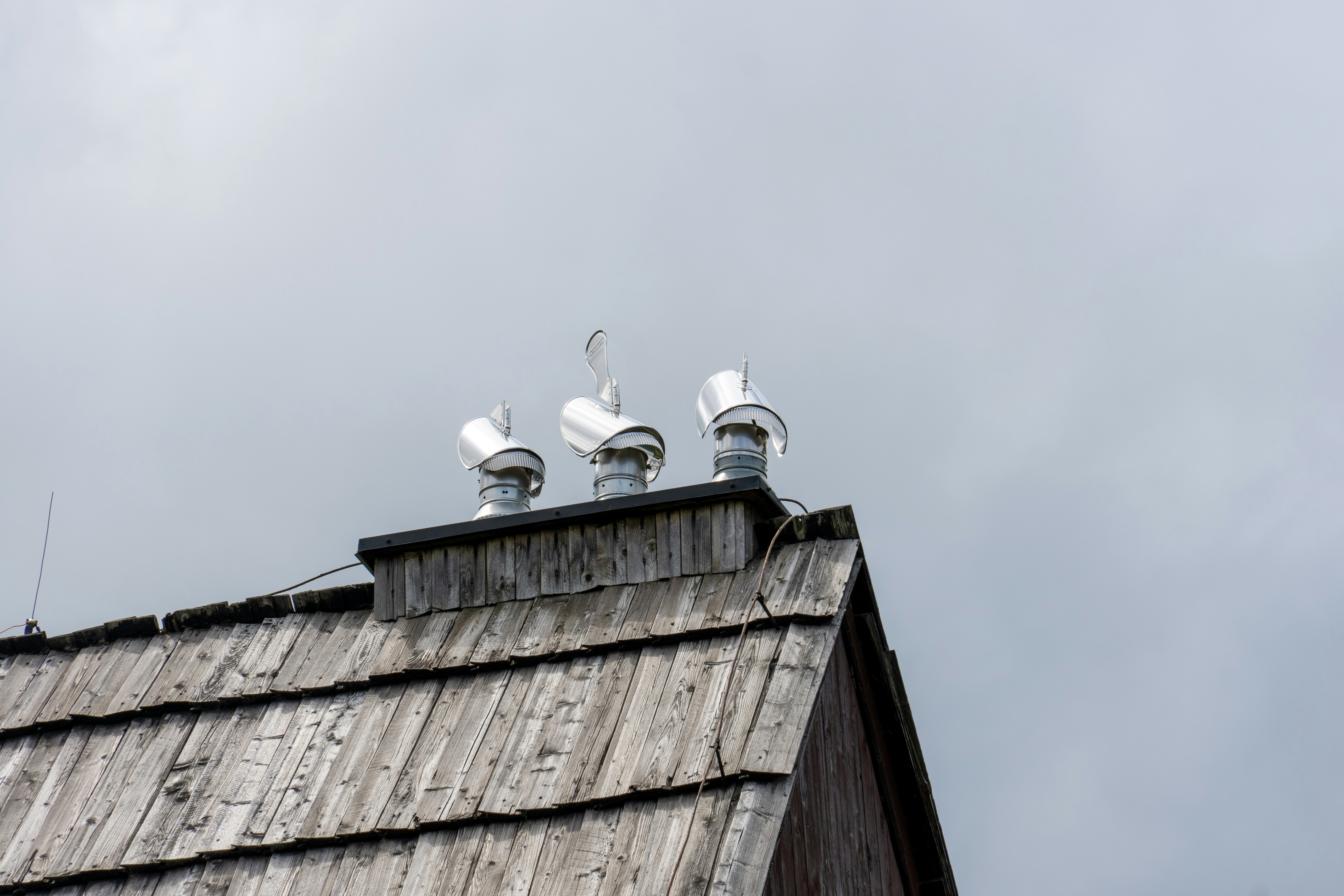Ridgeline Antennas under a Grey Sky