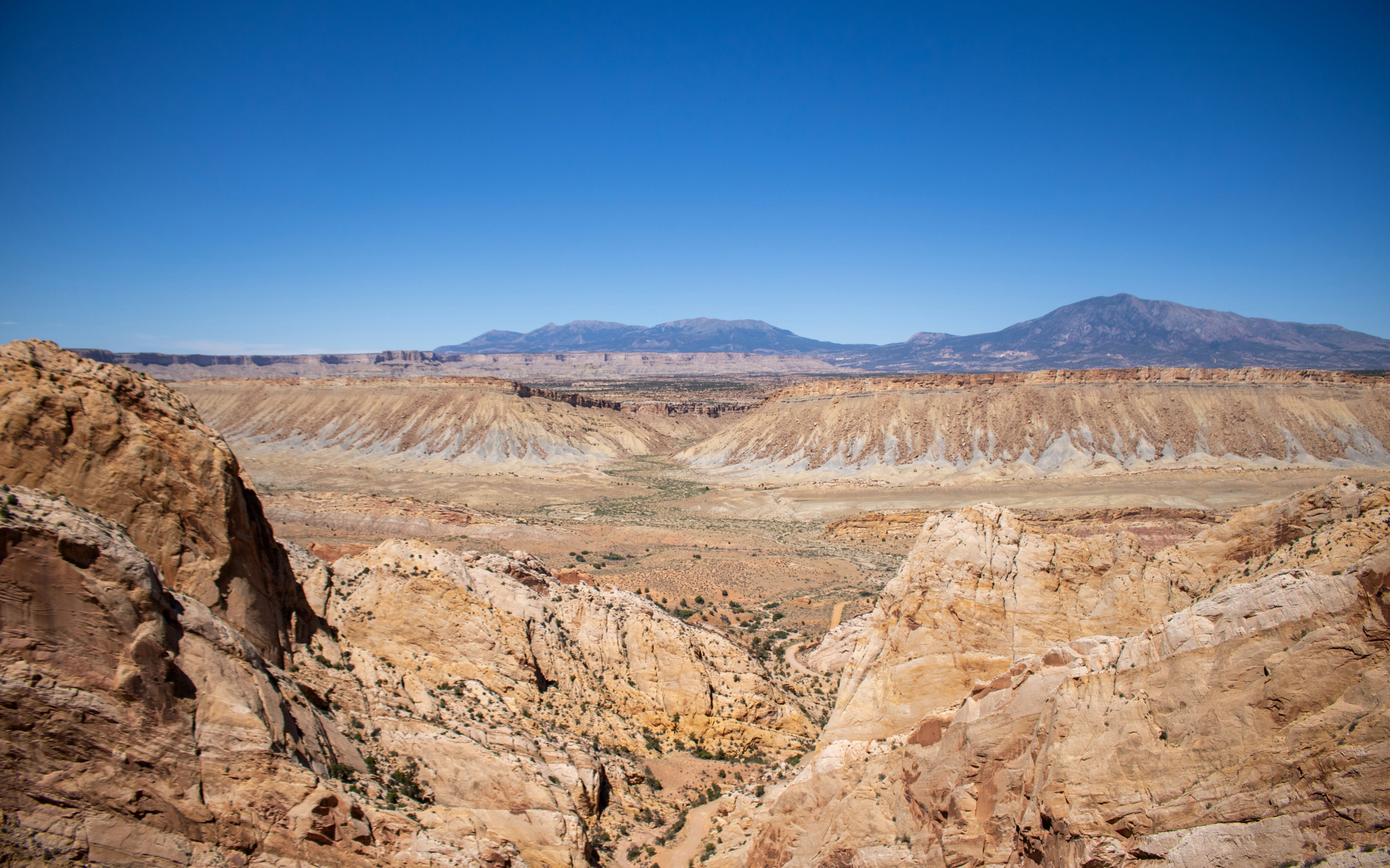 A view of the mountains from a high point of view photo – Free Burr ...
