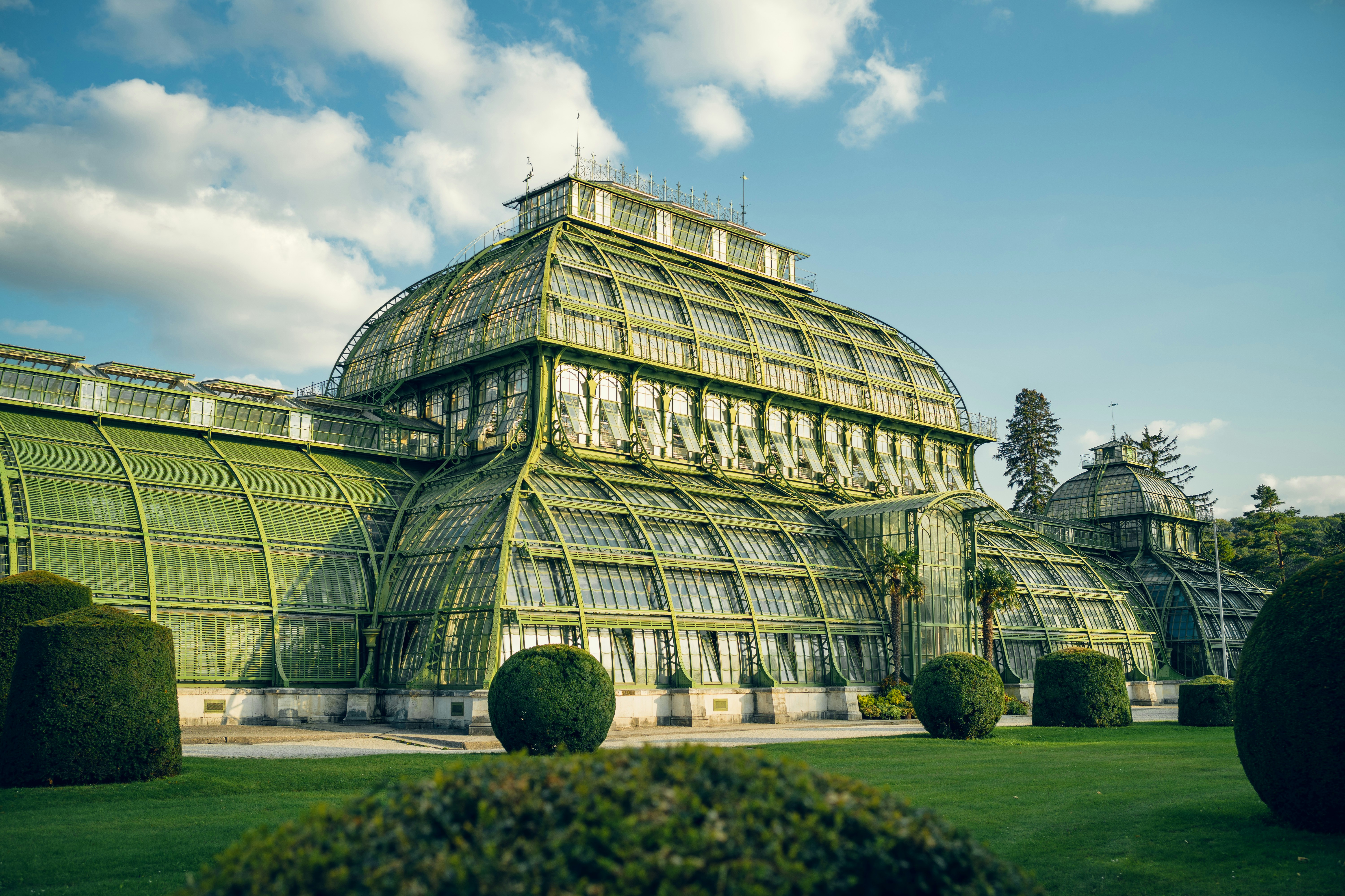A large green building with a lot of windows photo – Free Vienna Image ...