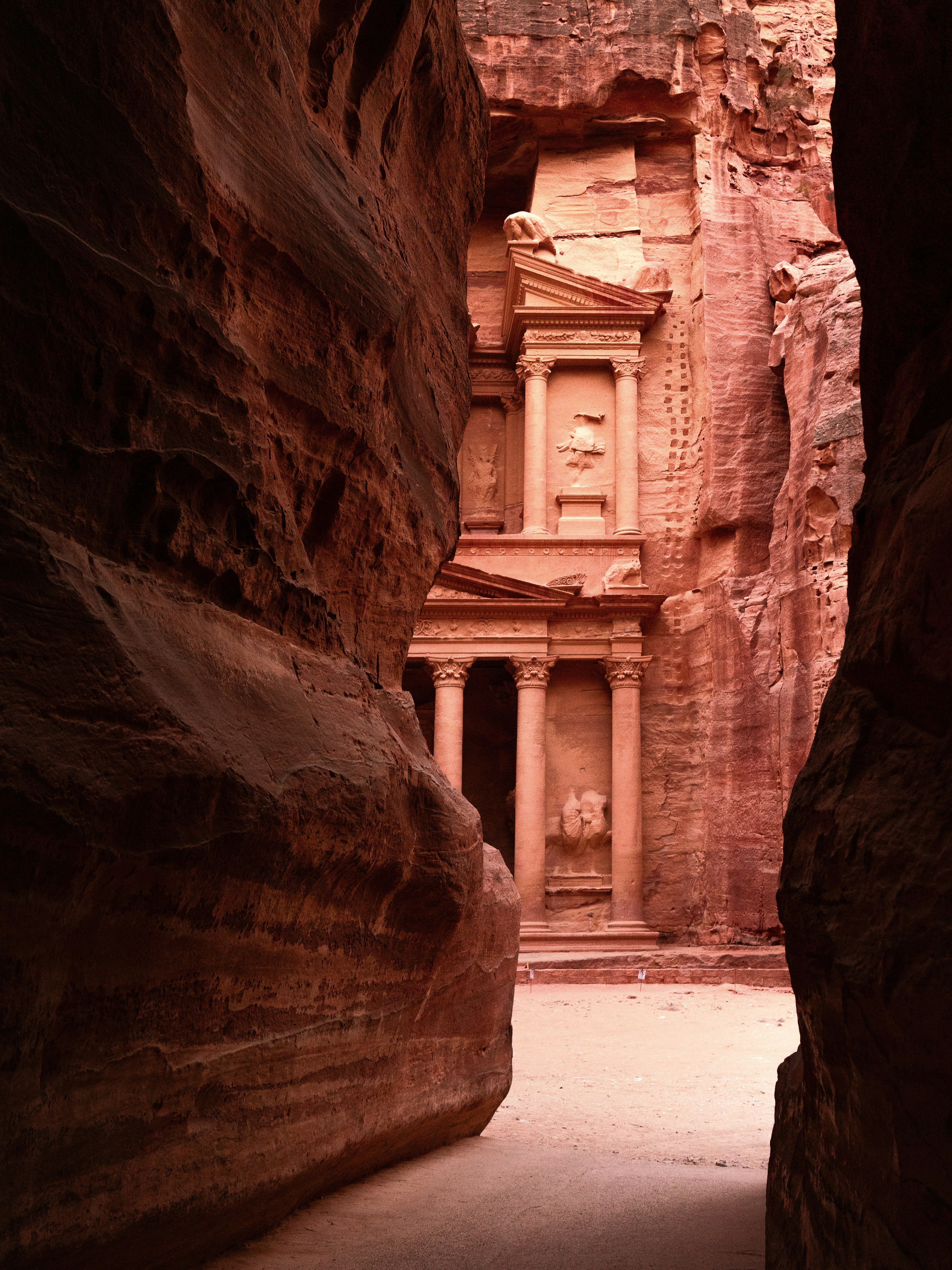 A narrow narrow passage between two large rocks photo – Free Petra ...