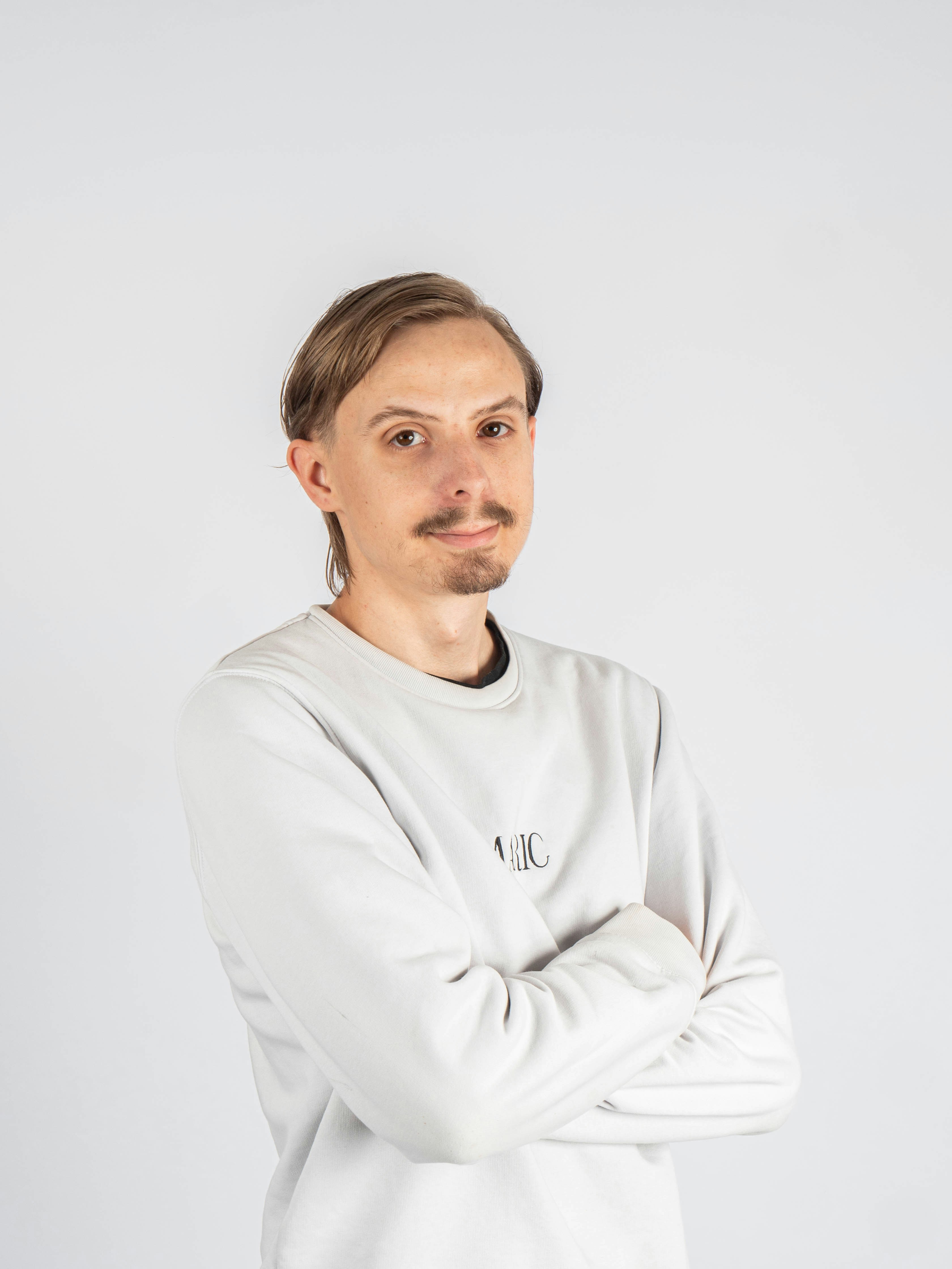 Casual Confidence: a relaxed portrait in soft studio light