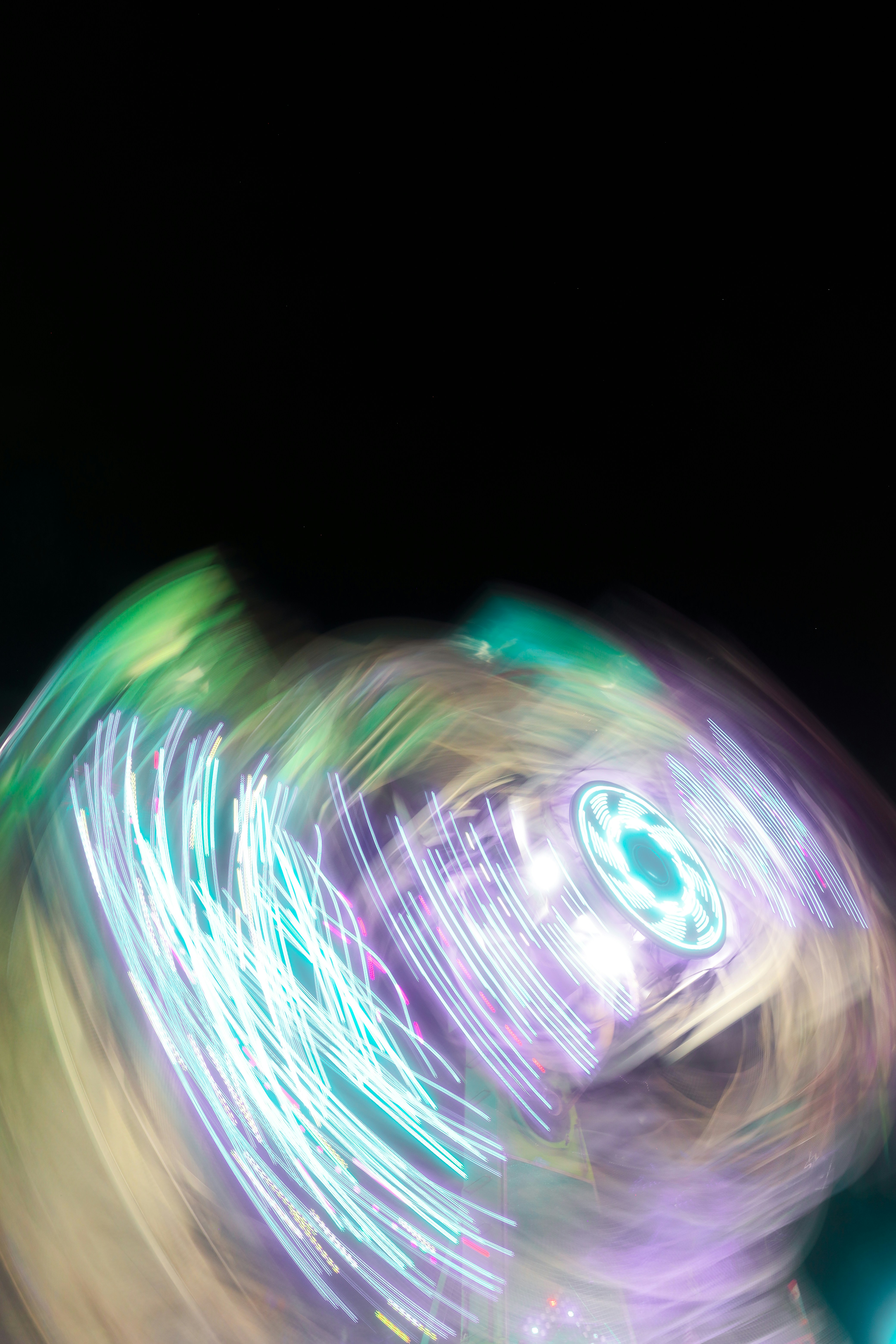 A blurry photo of a blurry object in the dark photo – Free North ...