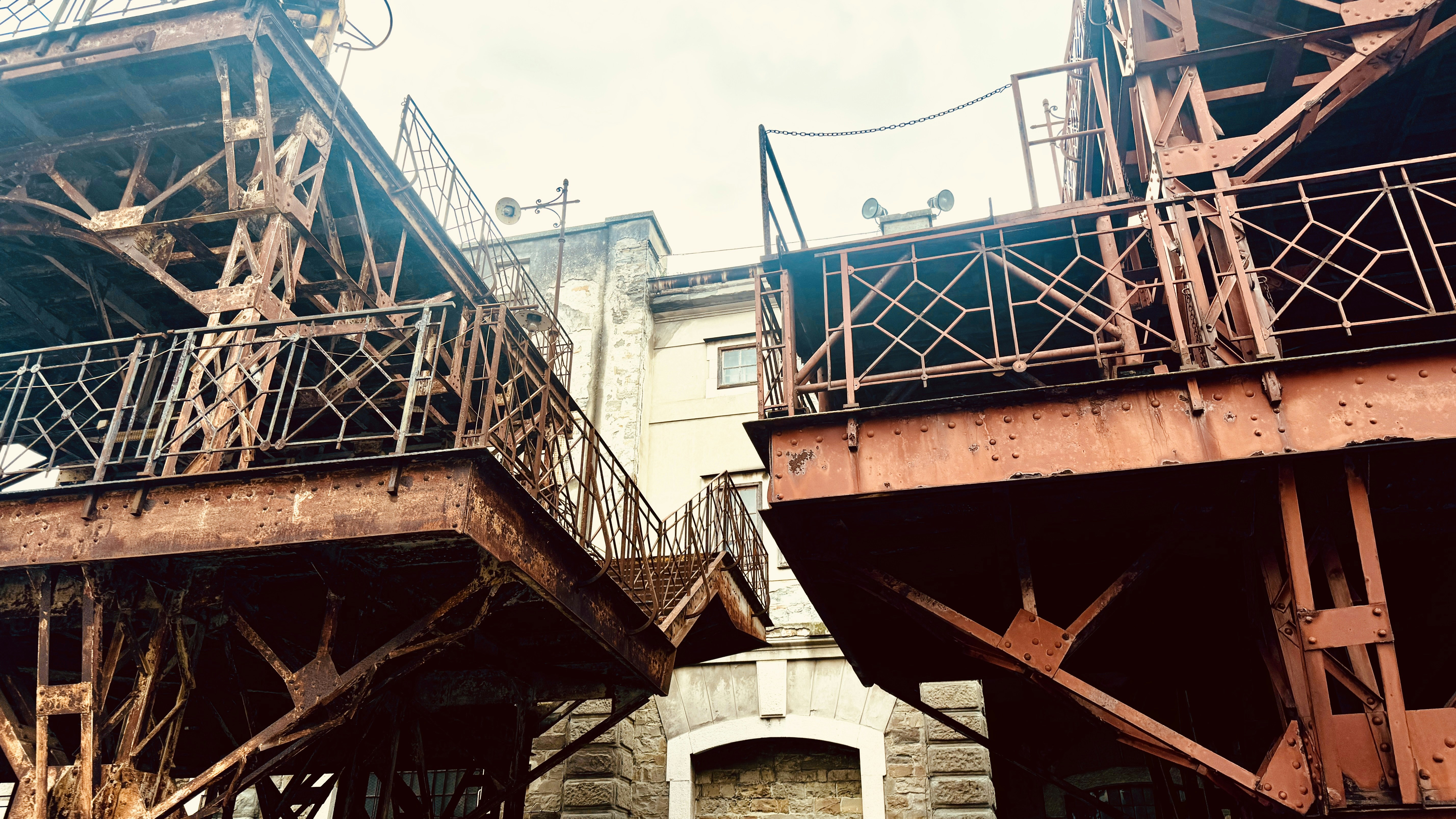Between Rusted Balconies: A Quiet Stone Portal