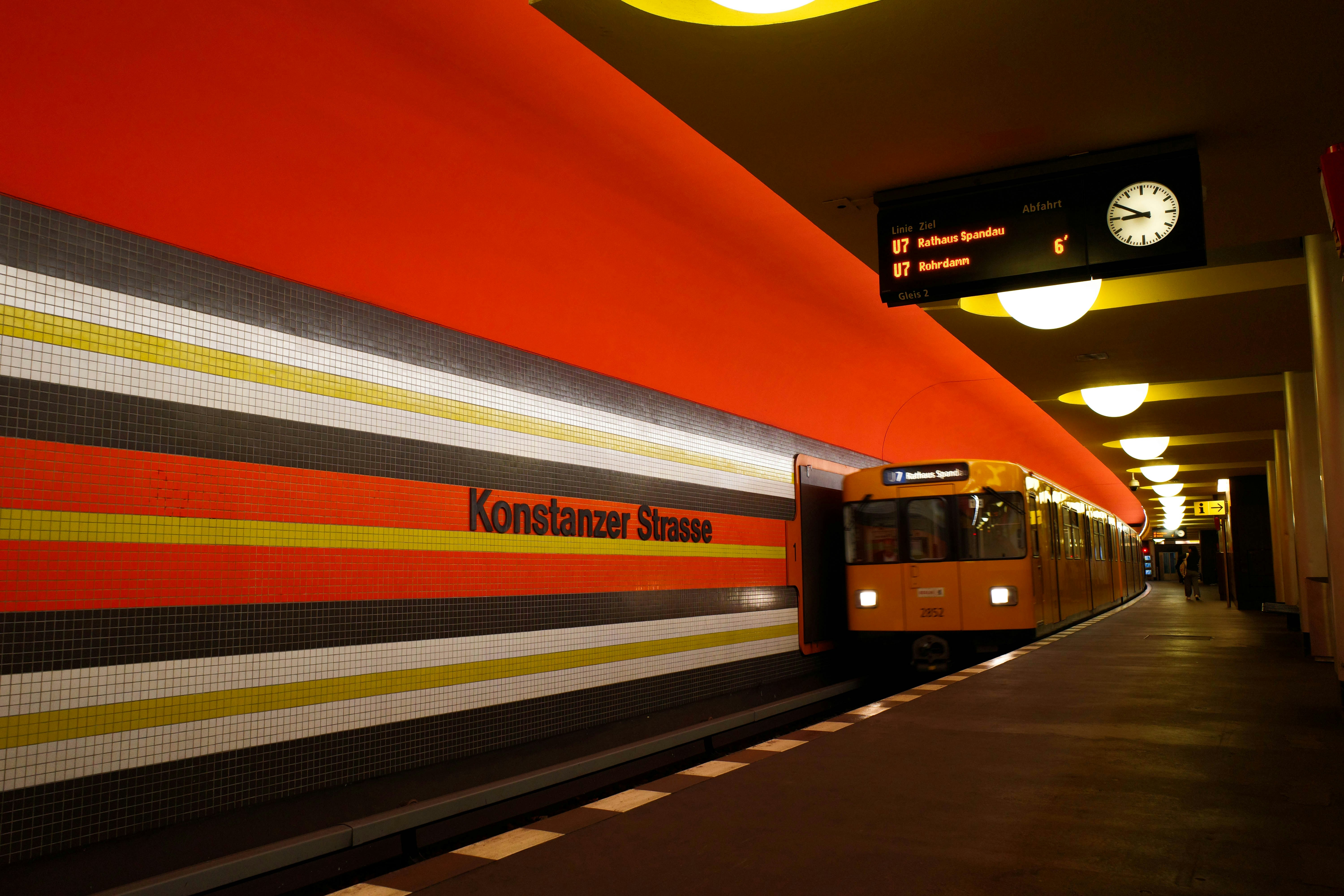 Orange Metro Arrives at Konstanzer Strasse Platform