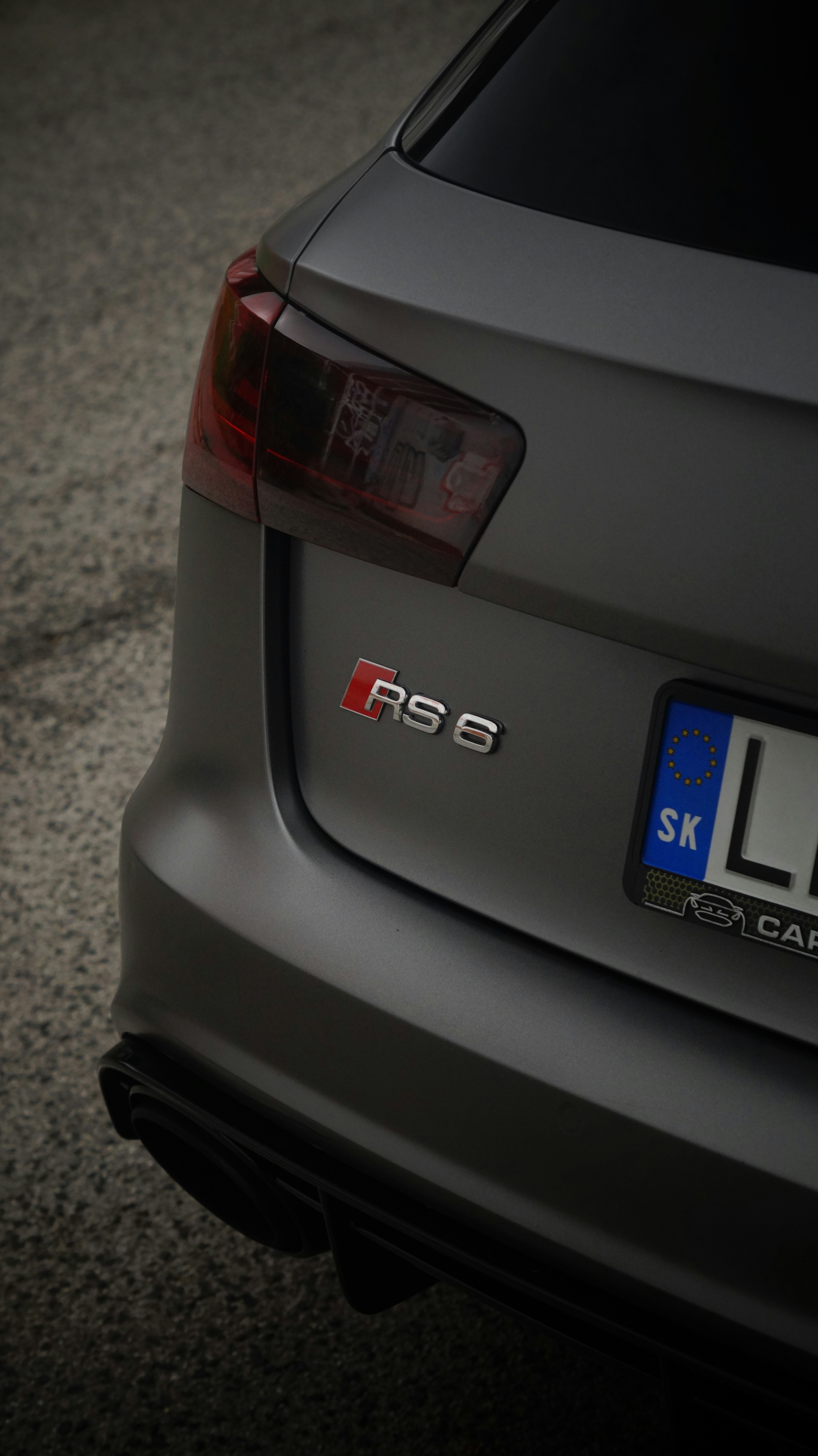 Matte Shadow: The Renault of a Subtle Evening