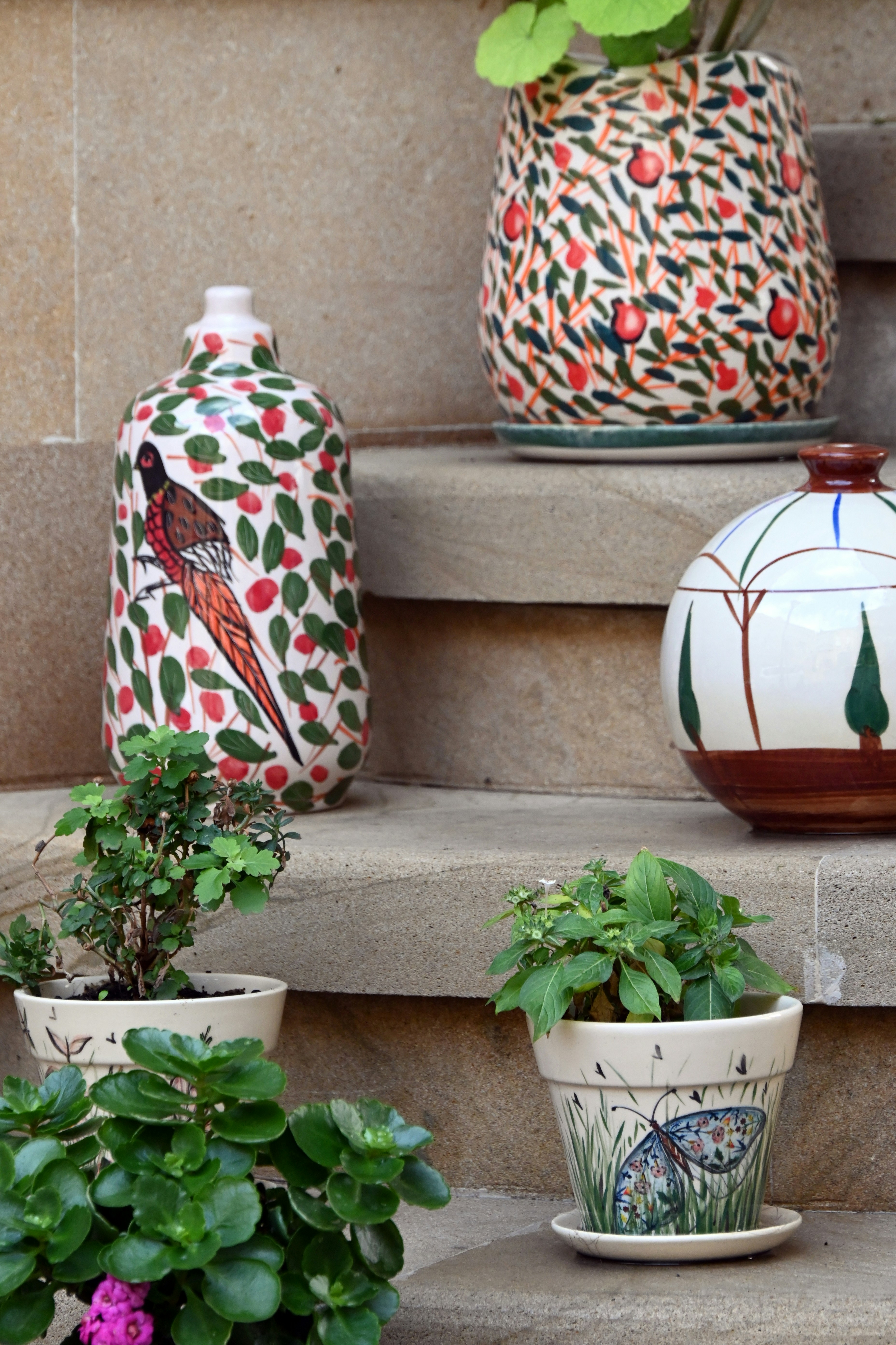 A bunch of pots that are sitting on some steps photo – Free Old city ...