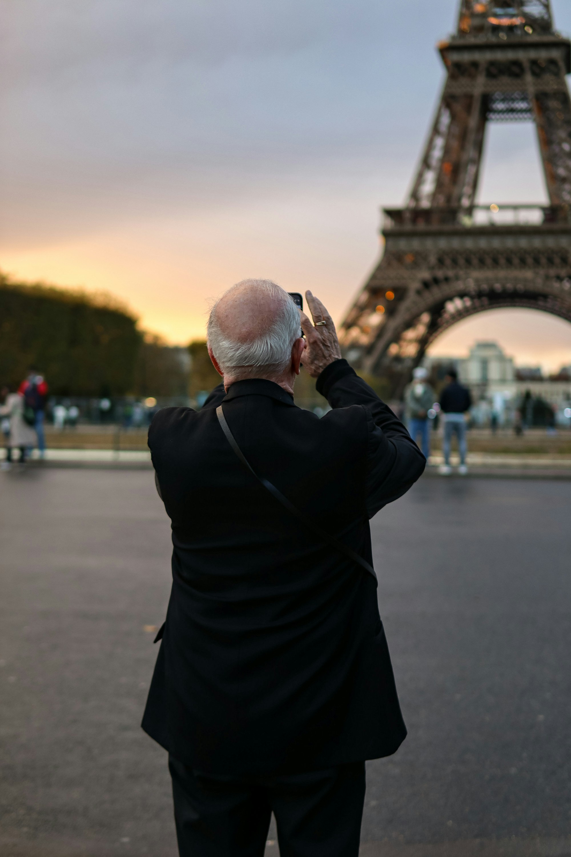 Beyond the Frame: Capturing a Moment at the Eiffel Tower