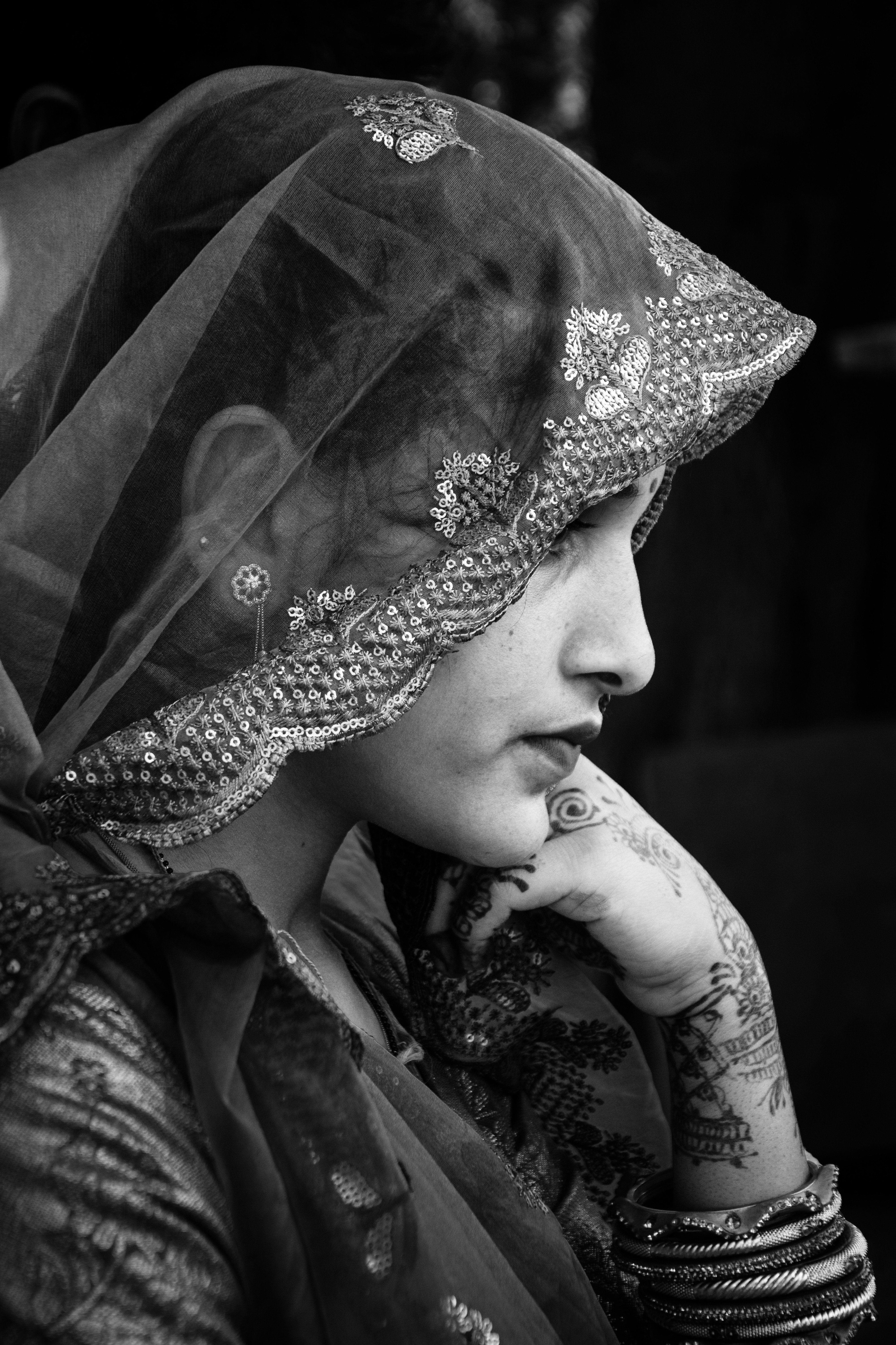 Lace Veil, Inked Intent: A Monochrome Profile