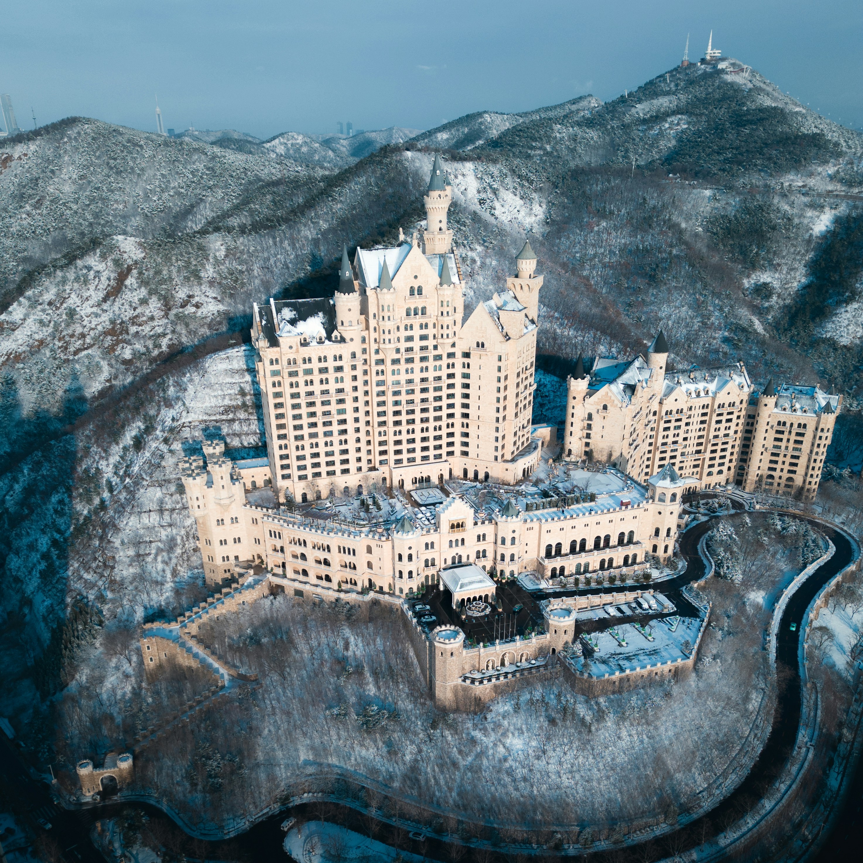 An aerial view of a hotel in the mountains photo – Free Dalian Image on ...