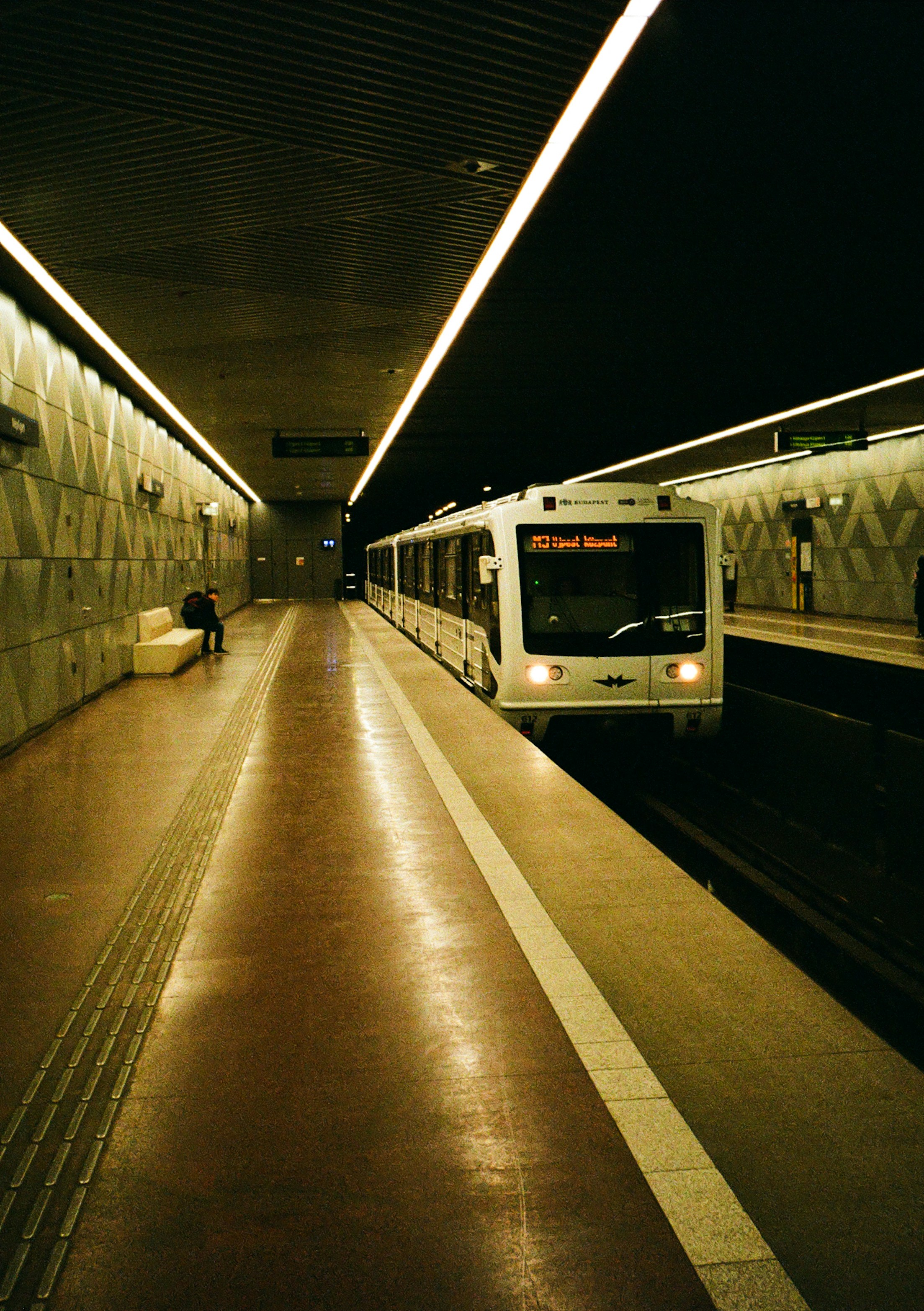 A subway train pulling into a subway station photo – Free Budapest ...
