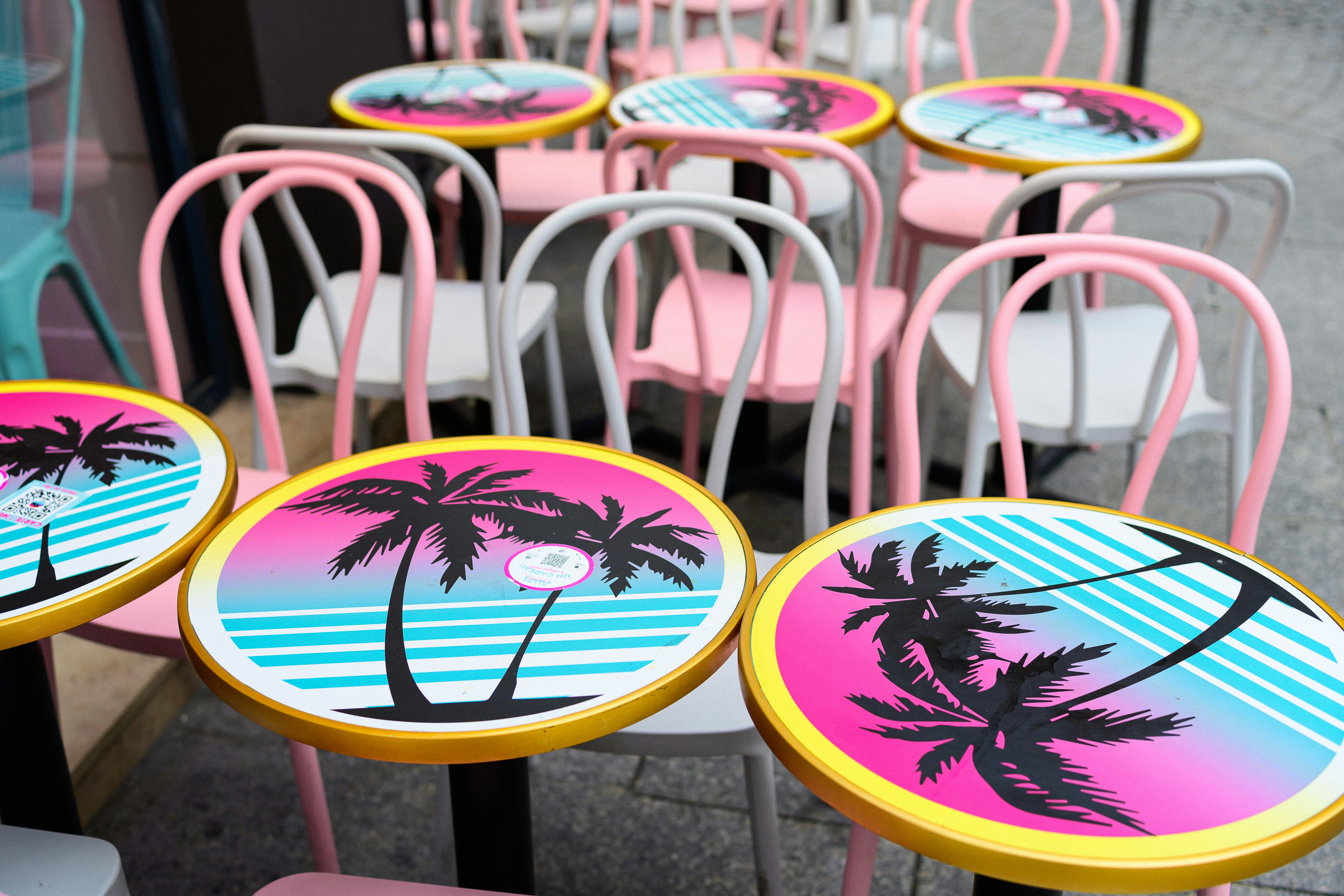 Pink Table Pictures | Download Free Images on Unsplash