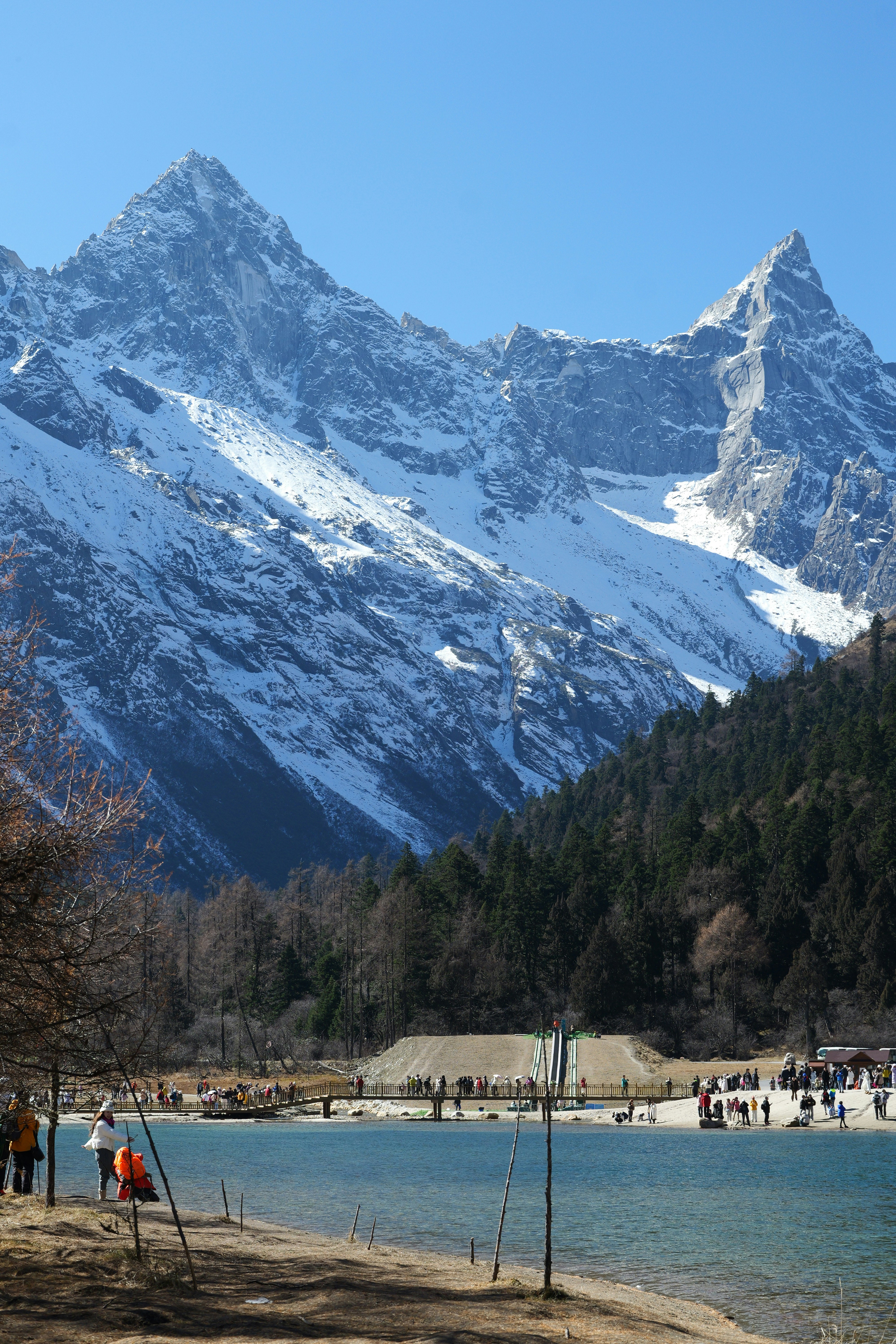 Majestic Peaks of Remote Tranquility