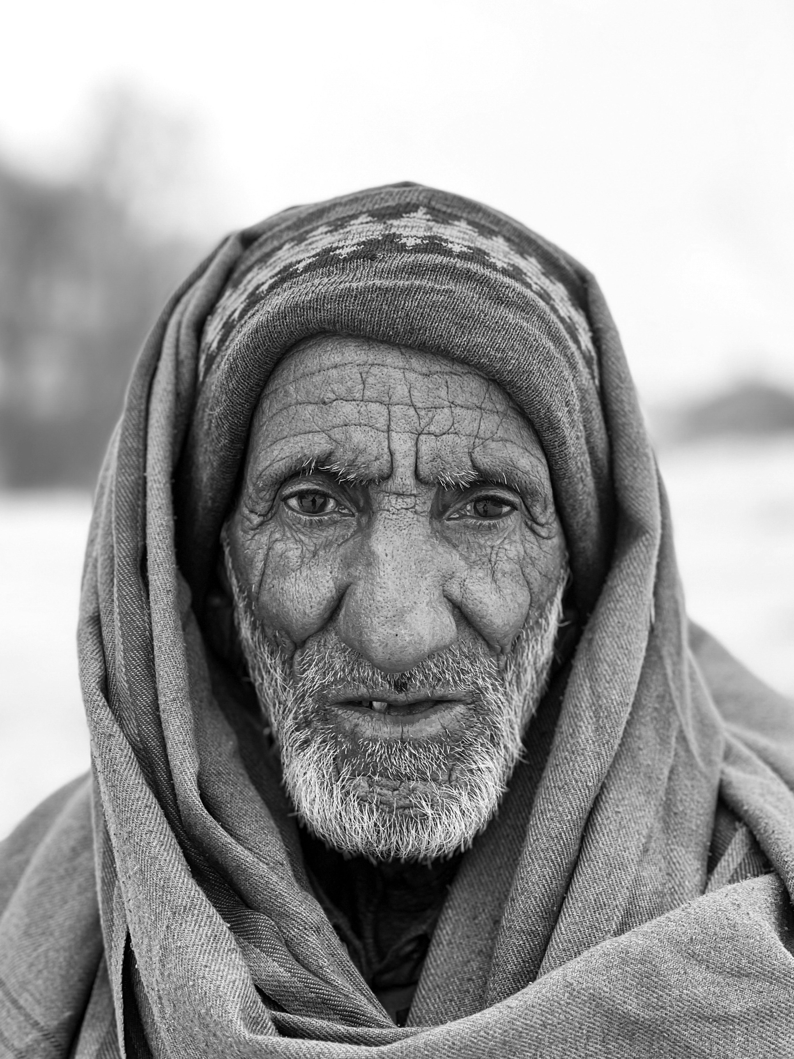 A black and white photo of an old man photo – Free Portrait photography ...