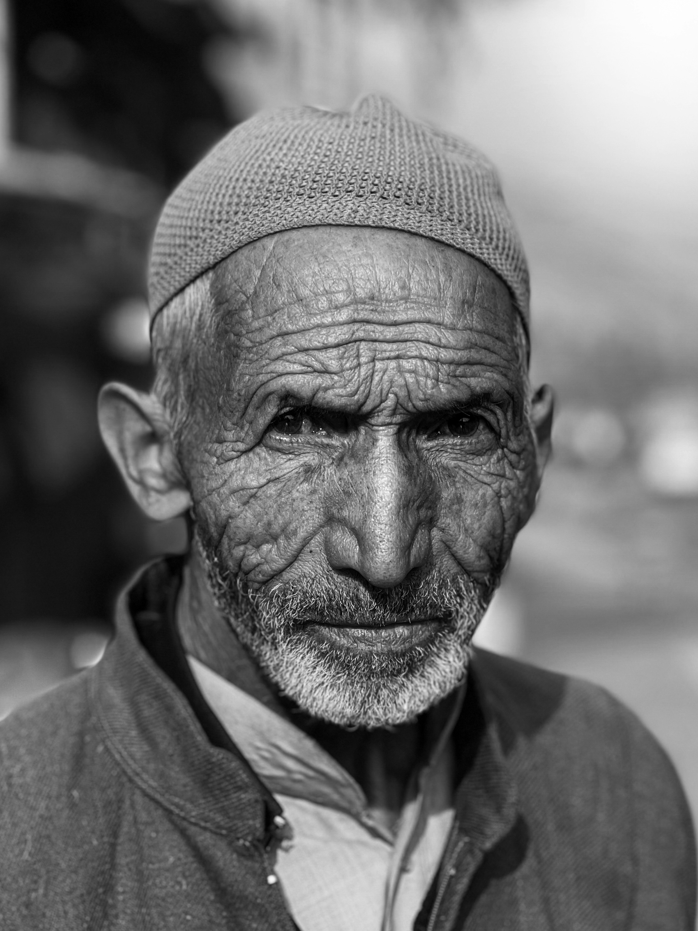 A black and white photo of an old man photo – Free Portrait Image on ...