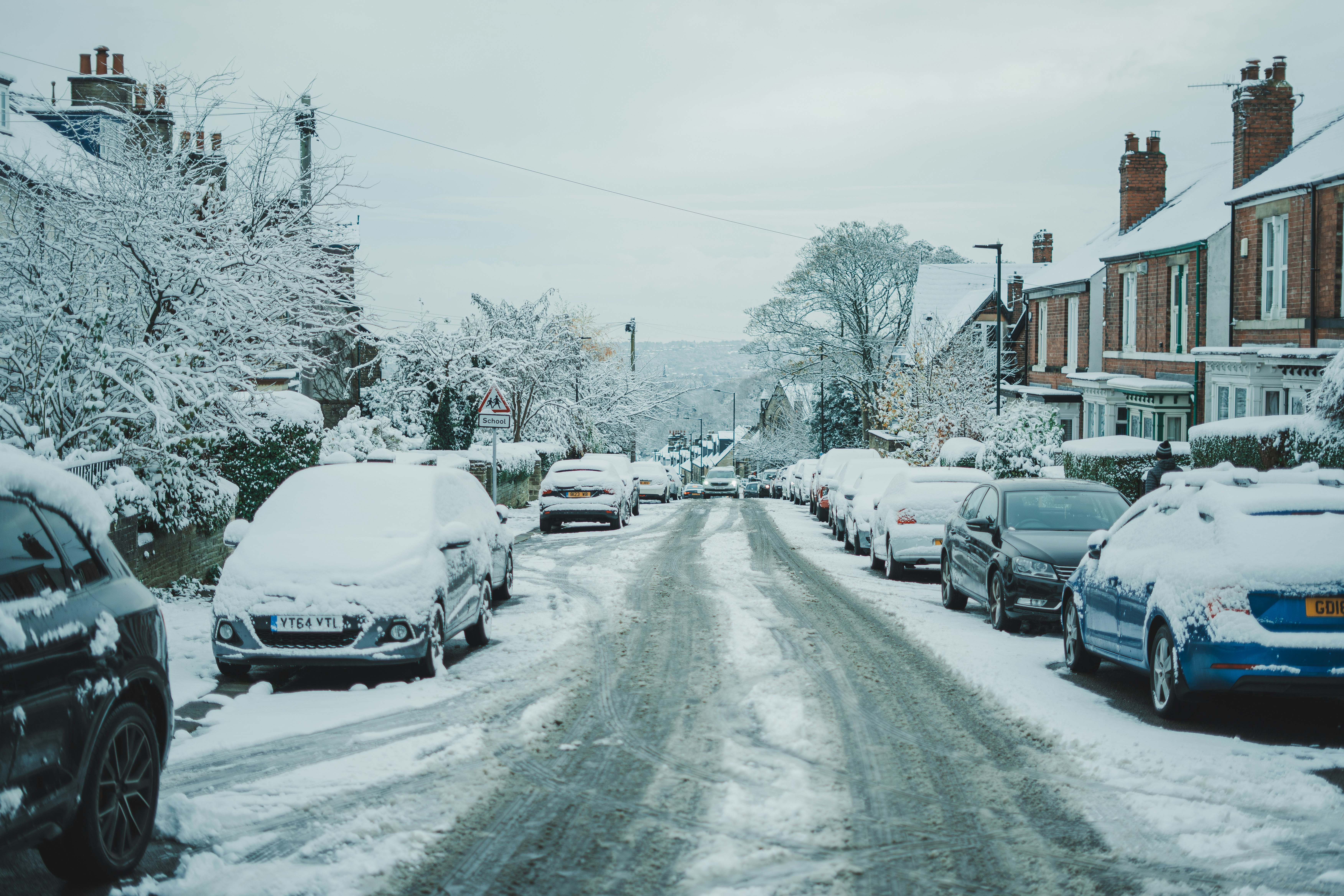 A street filled with lots of snow covered cars photo – Free Sheffield ...