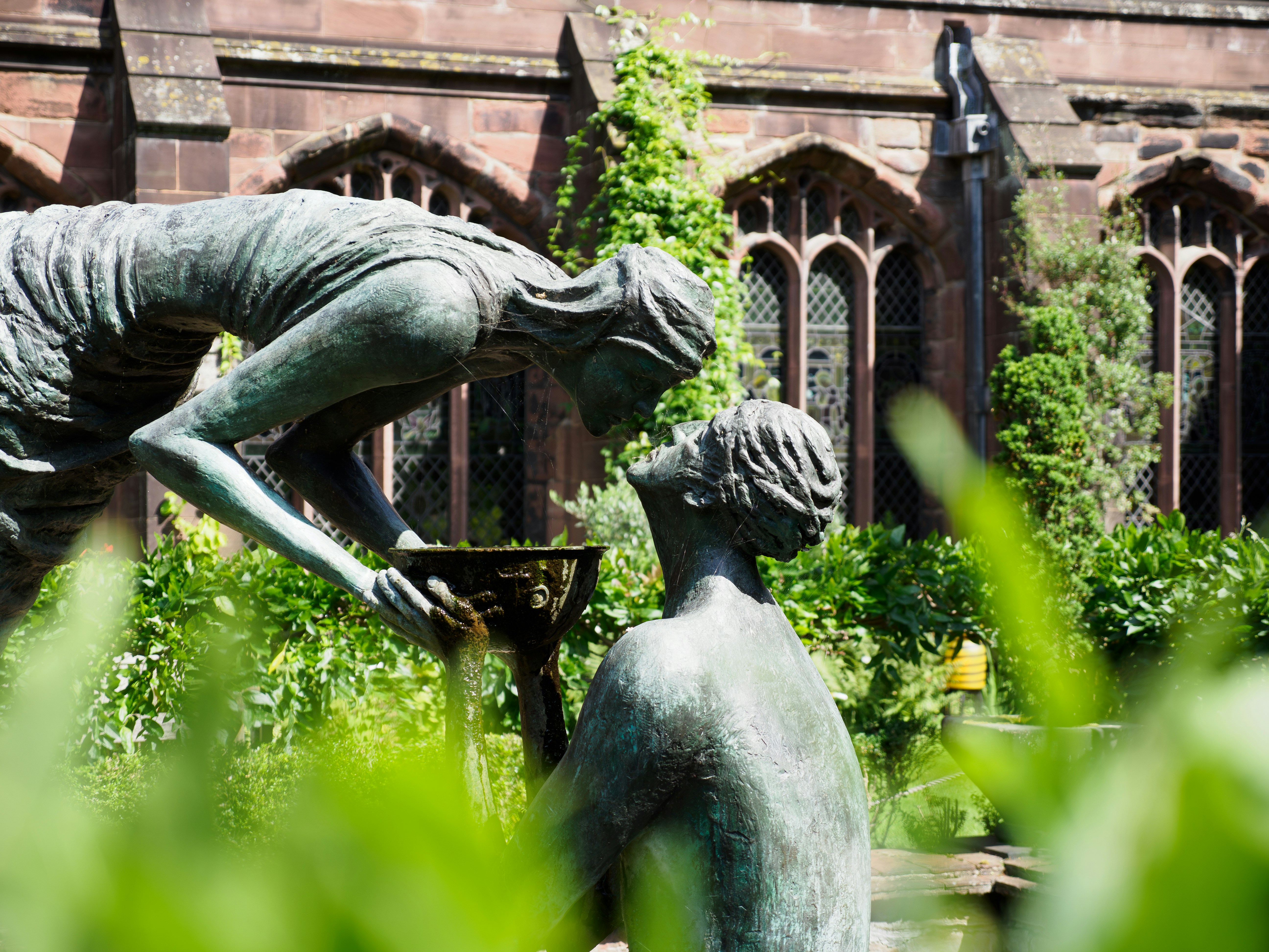 Whispered Gesture: A Bronze Clasp Between Sculpture and Gaze