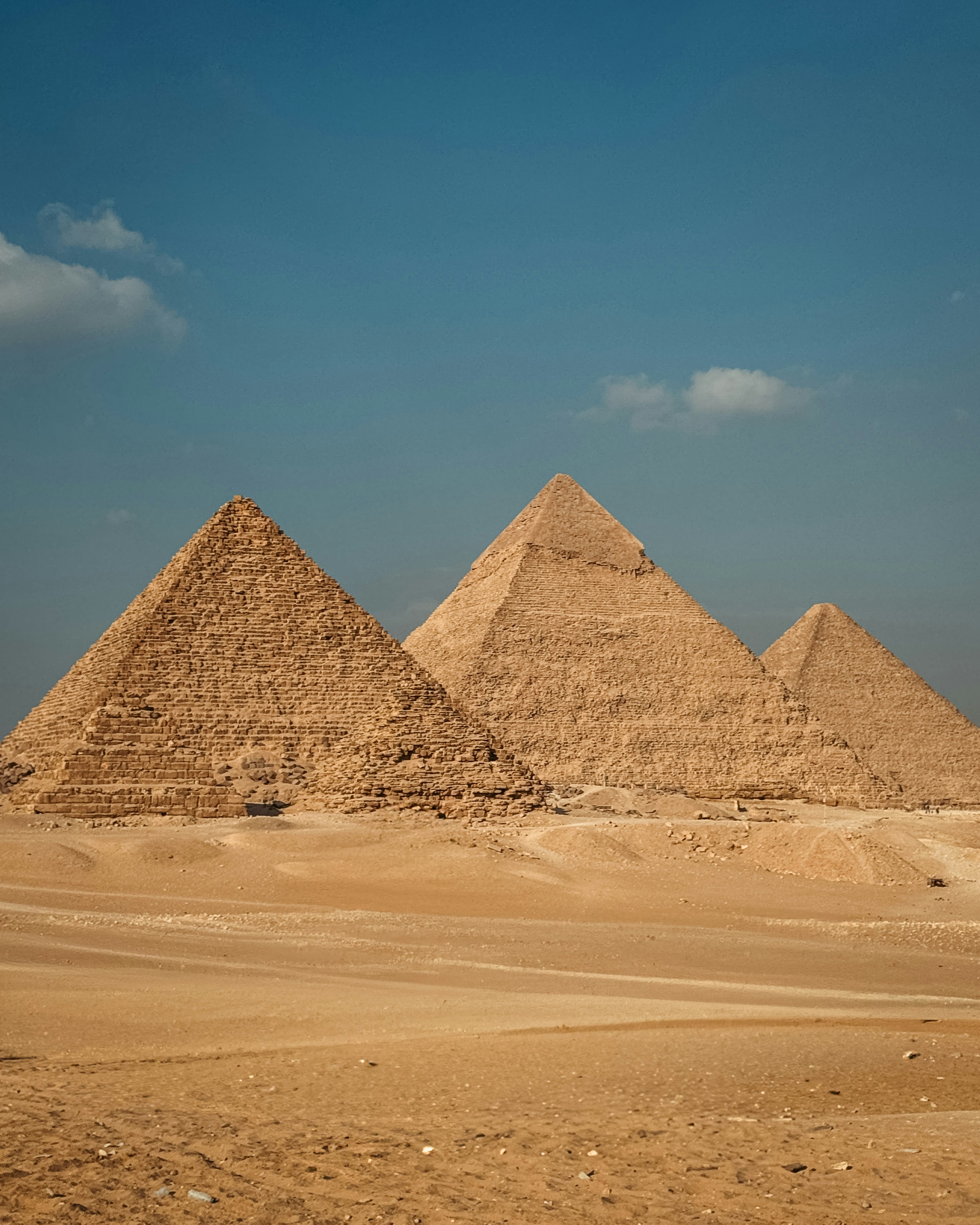 The three pyramids of giza are in the desert photo – Free Egypt Image ...