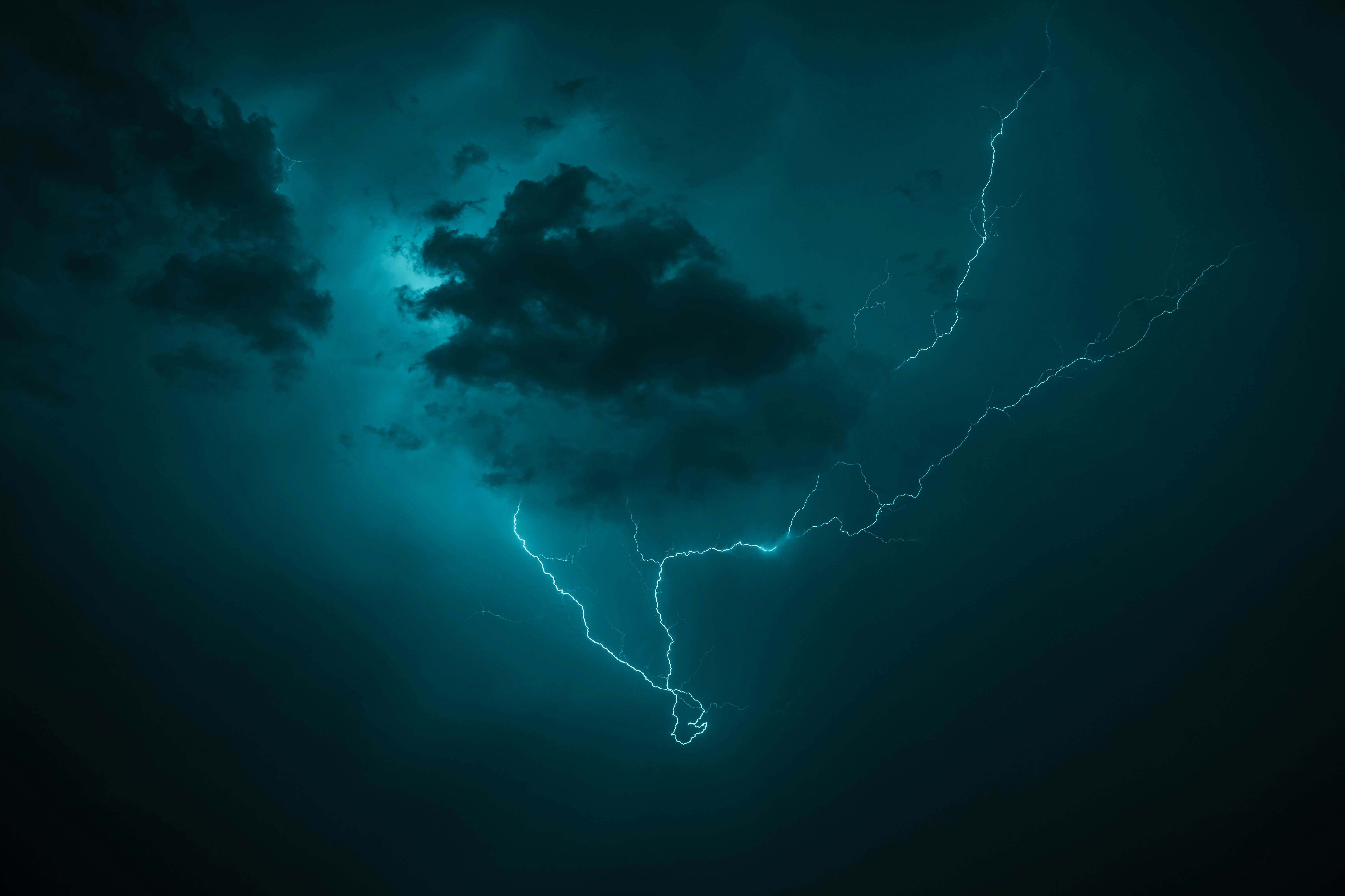 Cobalt Fork: Lightning Severs the Stormy Night