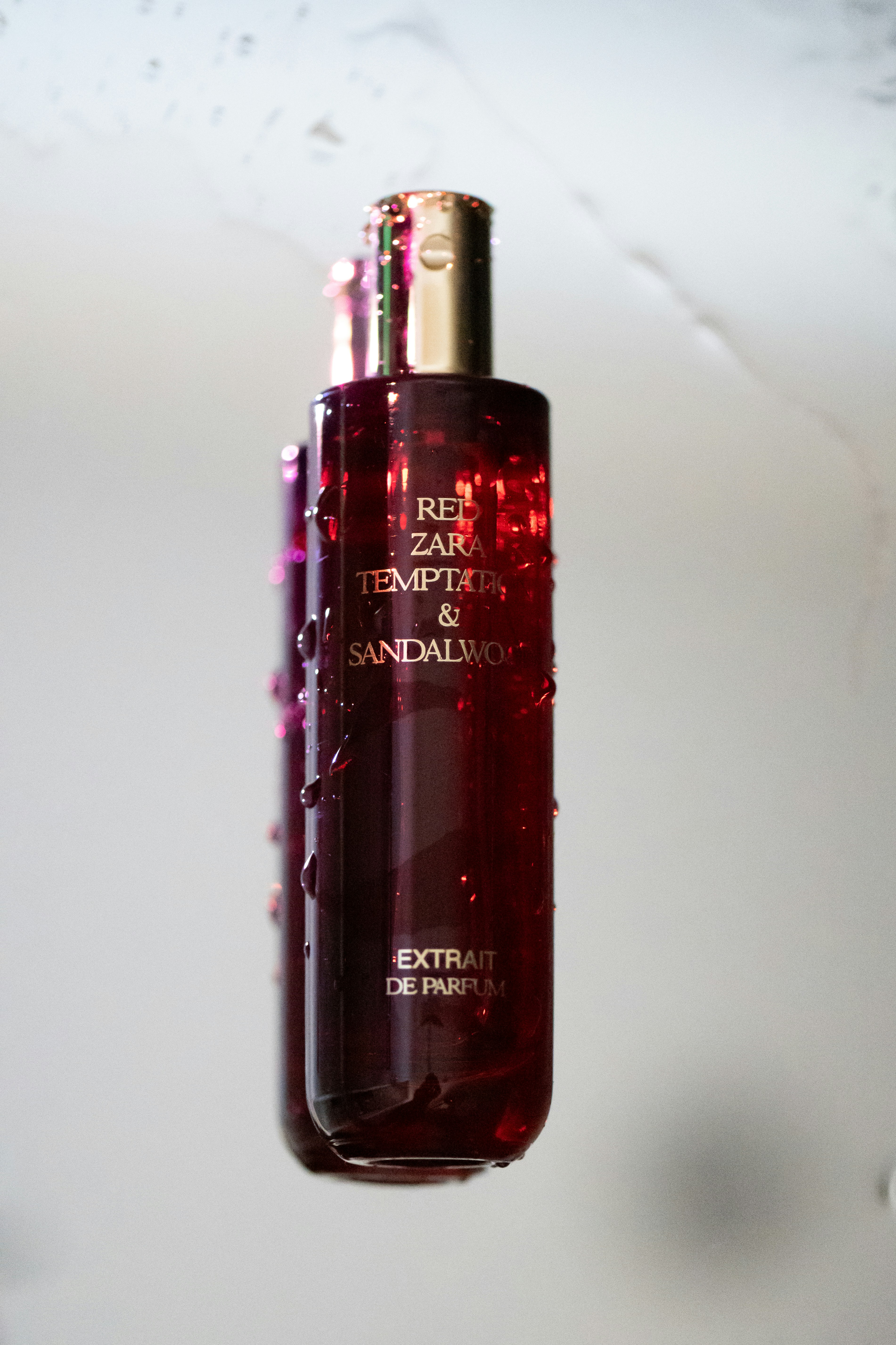 Essence in Suspension: A Fragrant Portrait