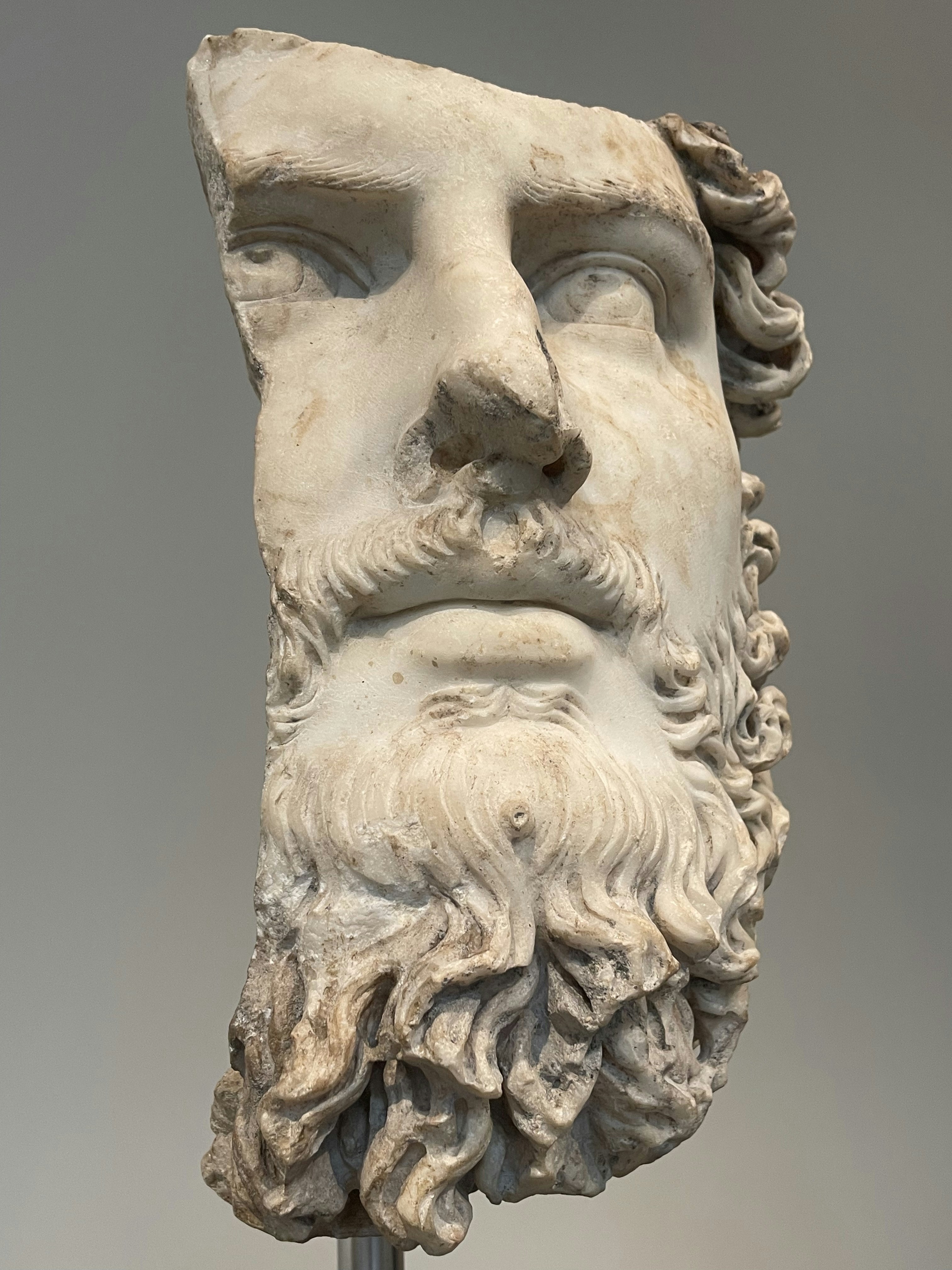 A statue of a man with a beard photo – Free Art Image on Unsplash