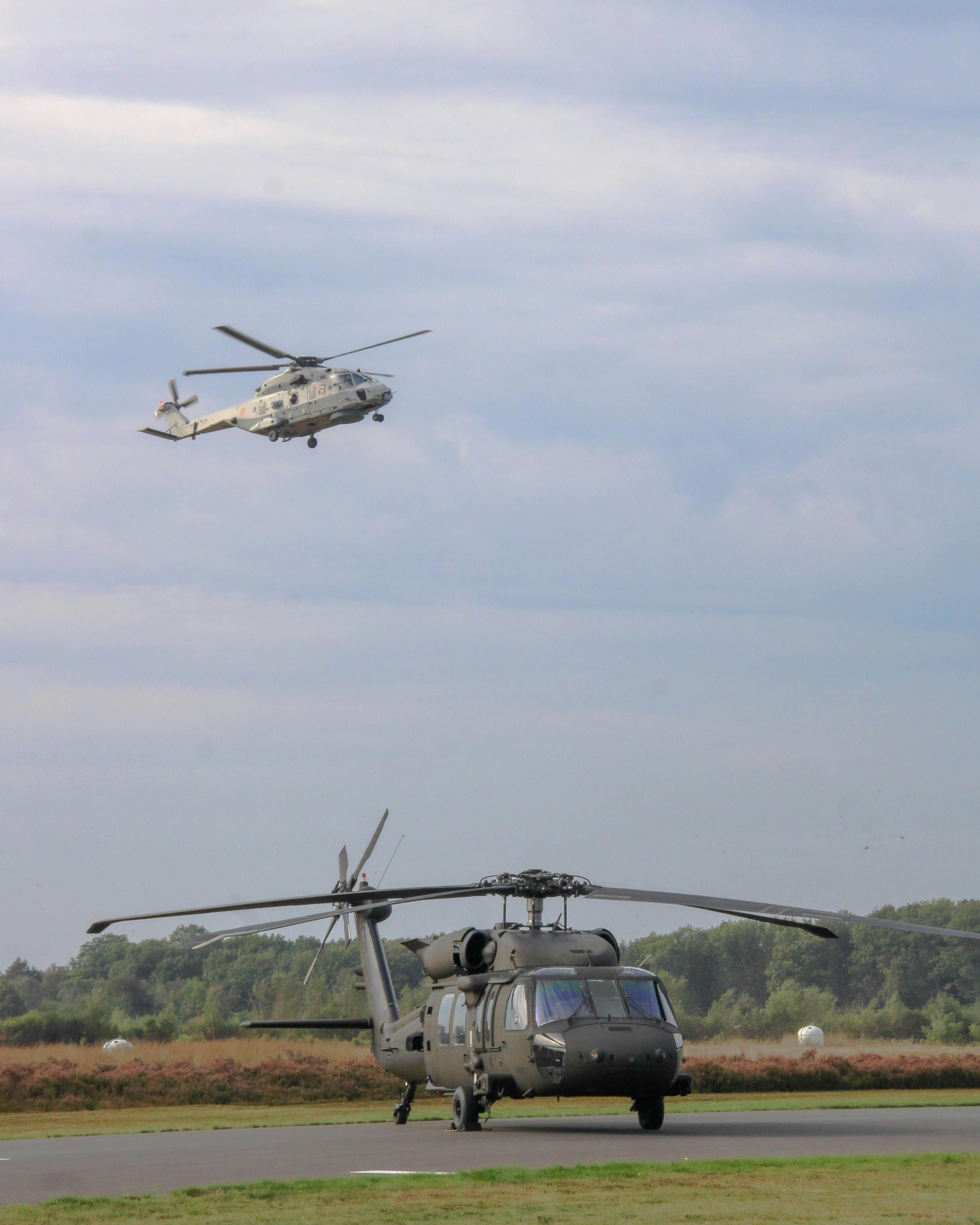 A helicopter that is flying in the air photo – Free Military Image on ...