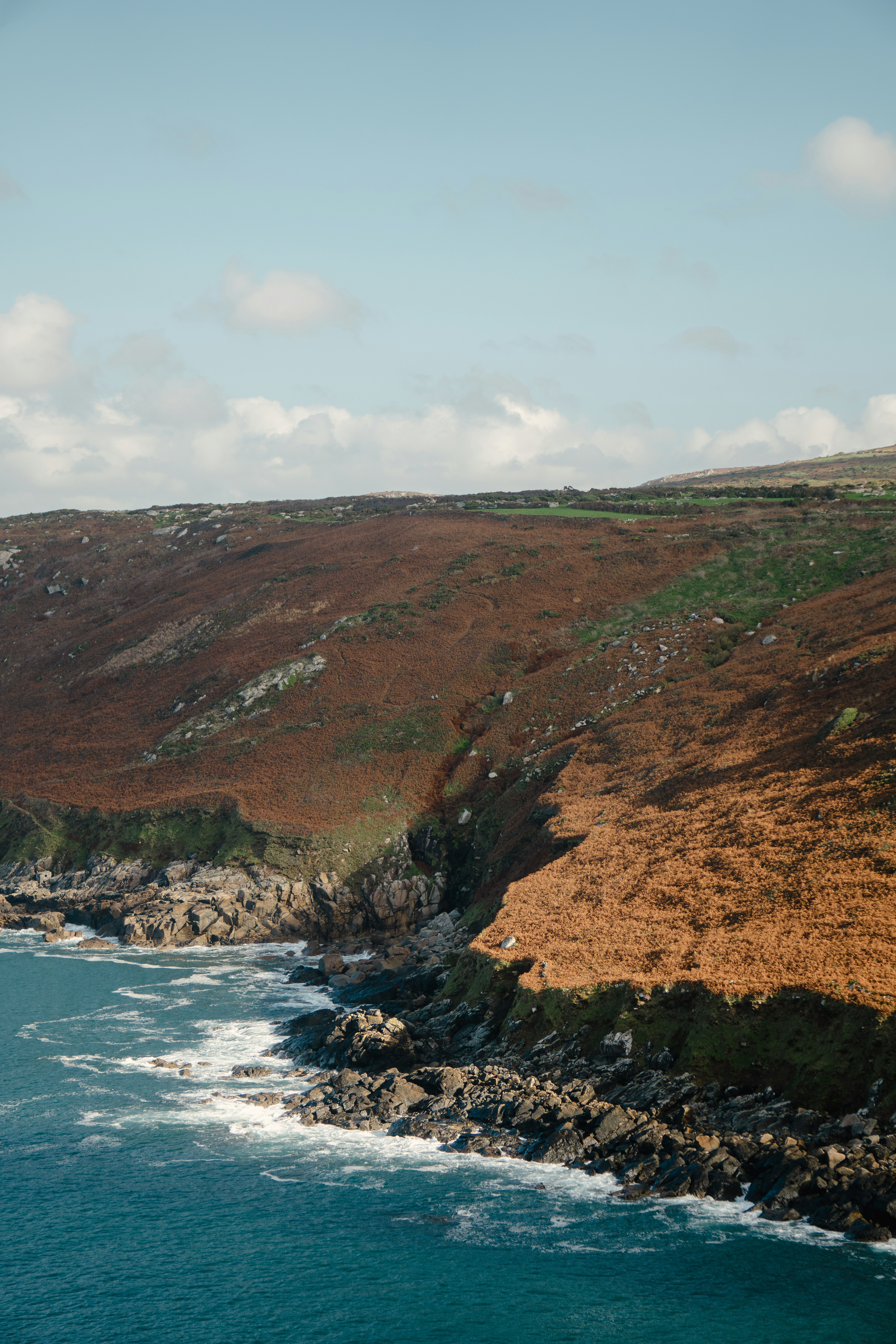 A view of the ocean from a cliff photo – Free Nature Image on Unsplash