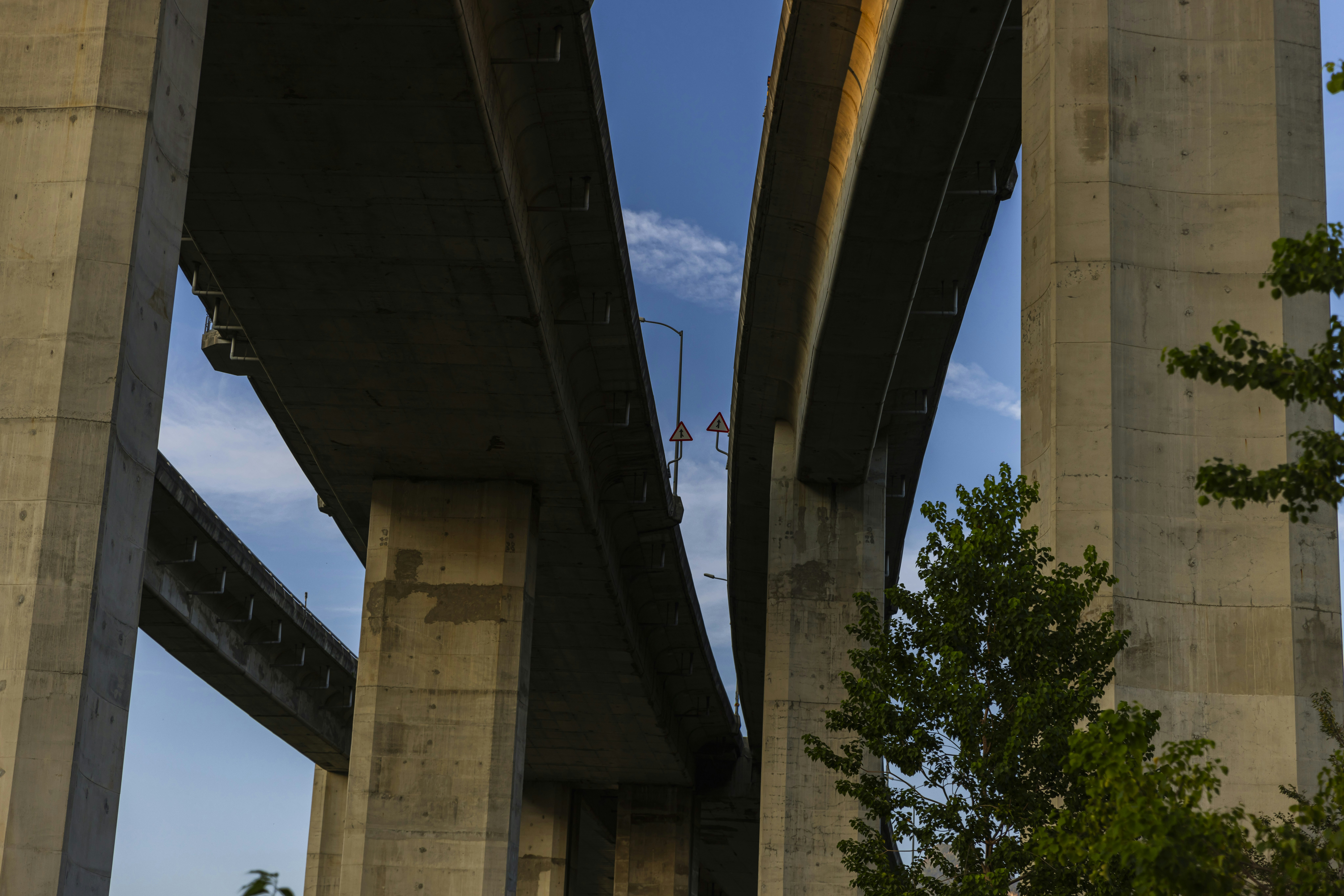 A view of the underside of a bridge from below photo – Free Road Image ...