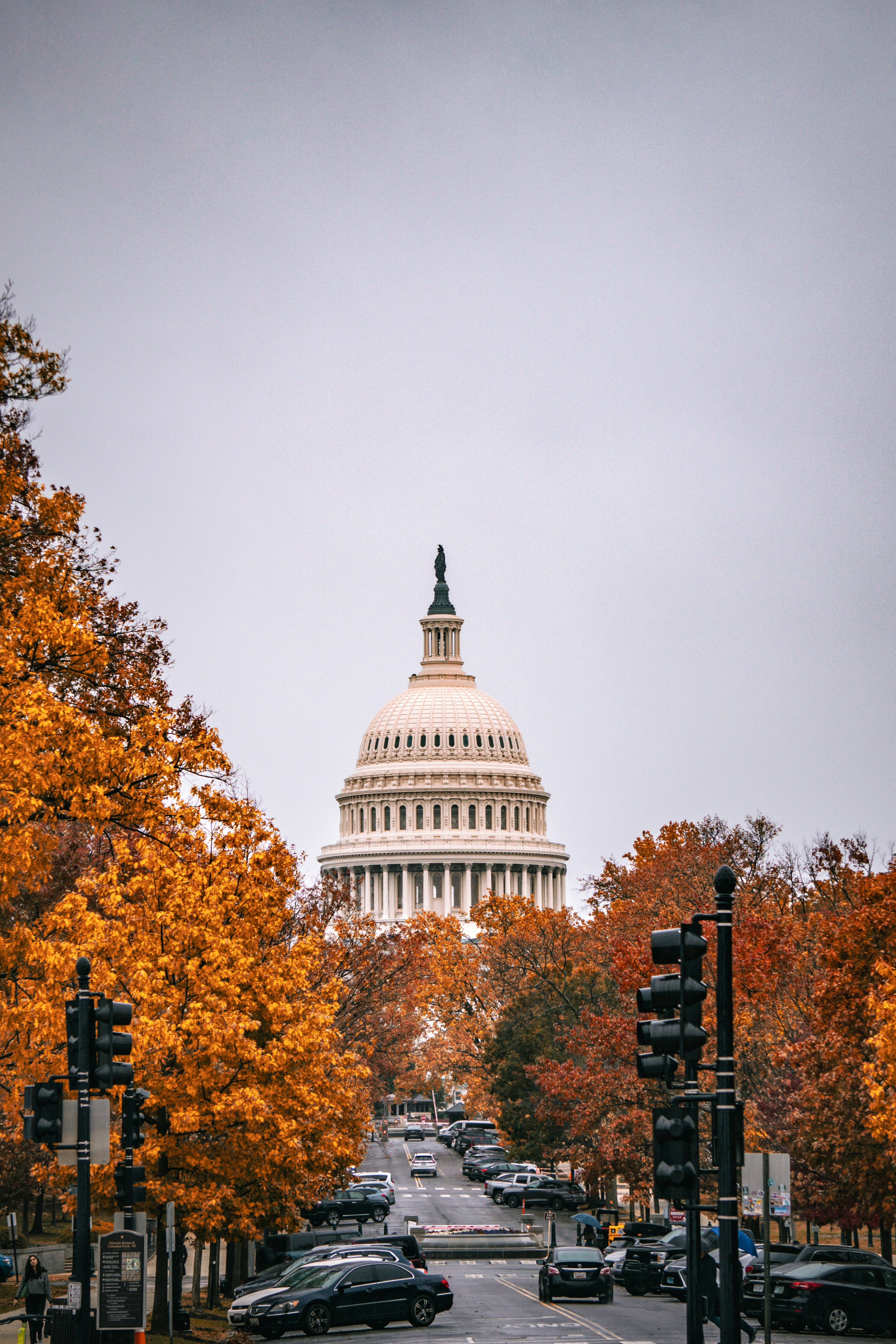 A view of the capitol building from across the street photo – Free ...